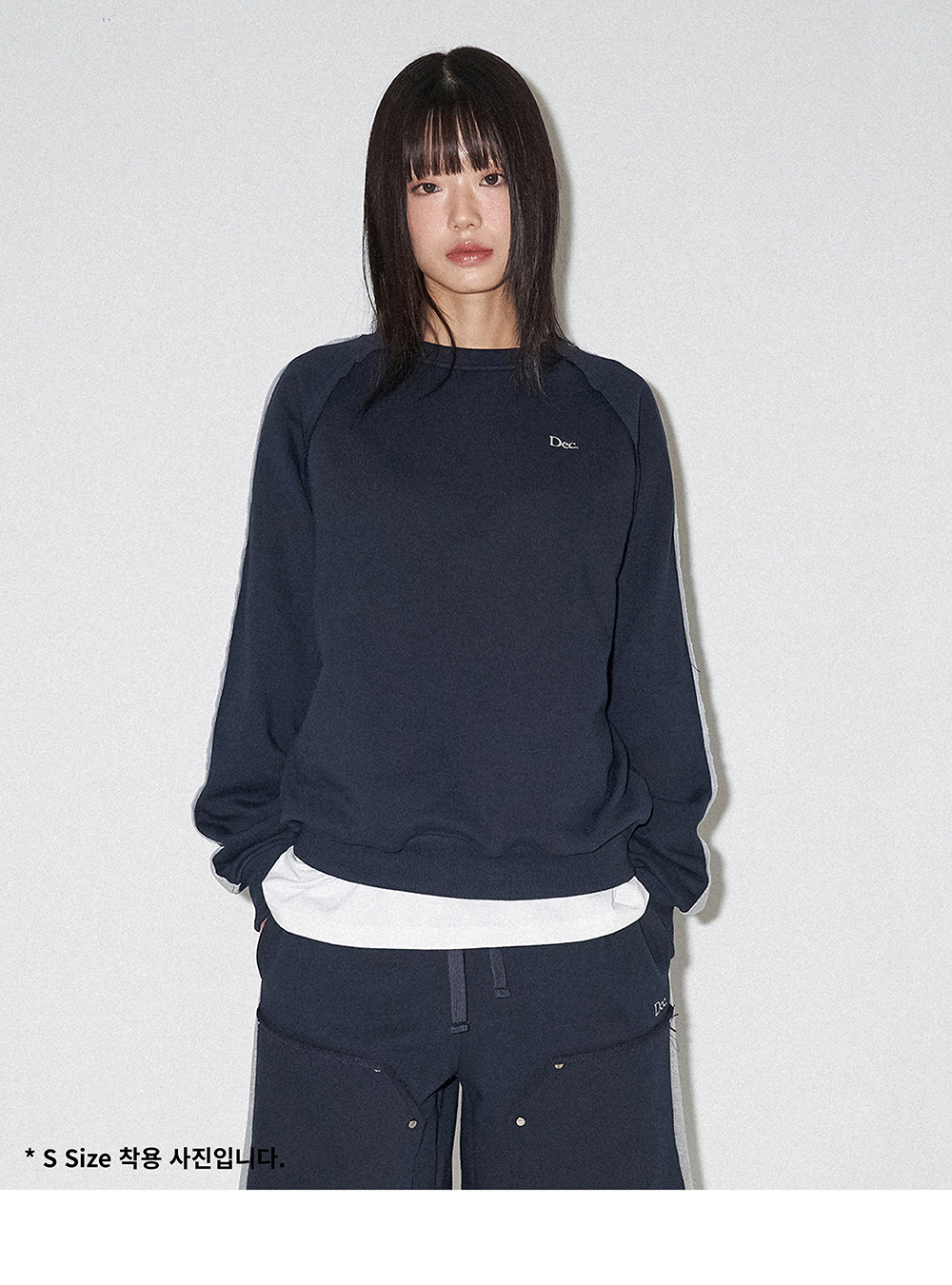 디셈버텐 라글란 페널 스웻셔츠 다크네이비 | December Ten | KREAM