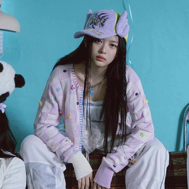 뉴진스2025 시즌그리팅 하니착용신발 | KREAM