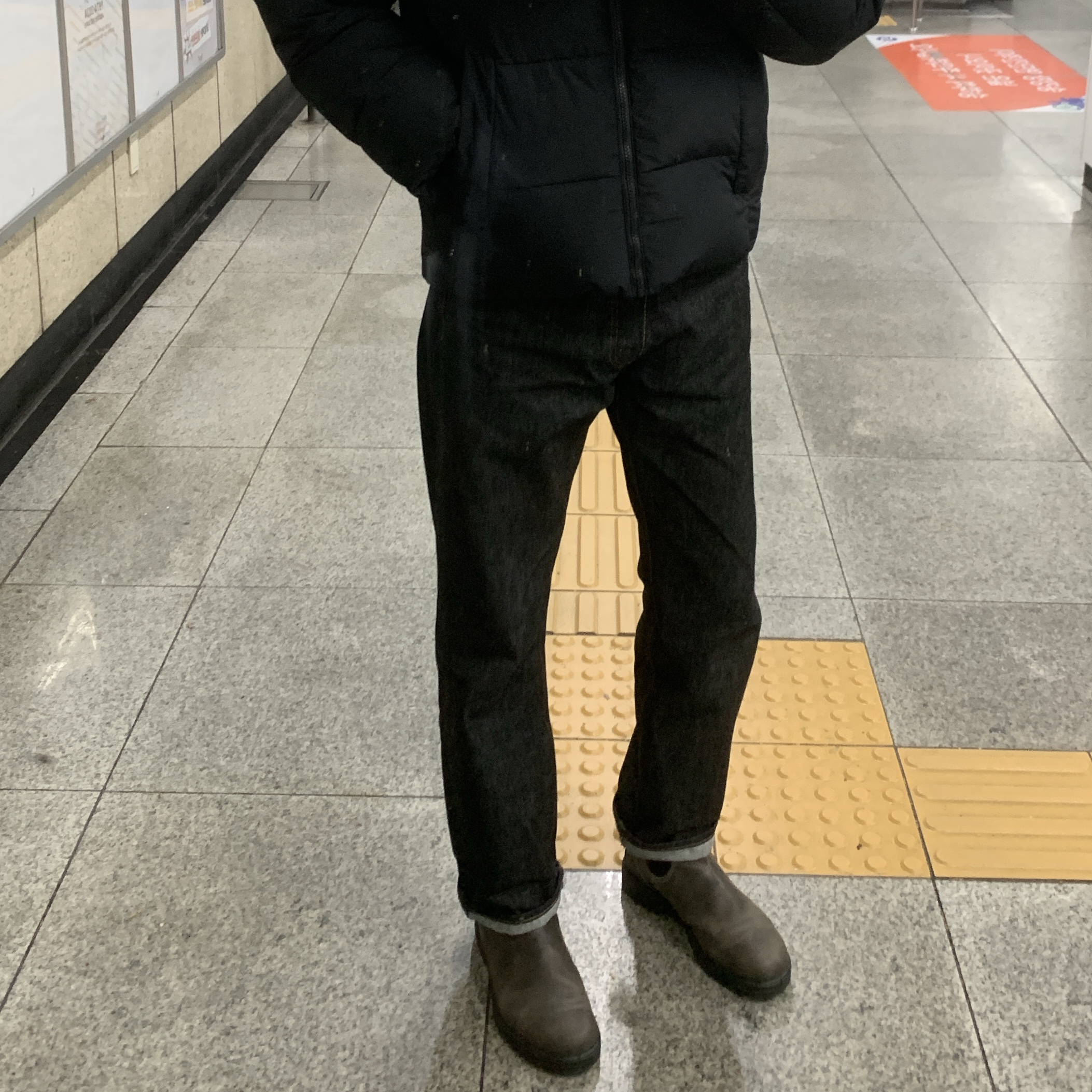 cool_jr (@barney_stinson) 님의 게시물 | KREAM