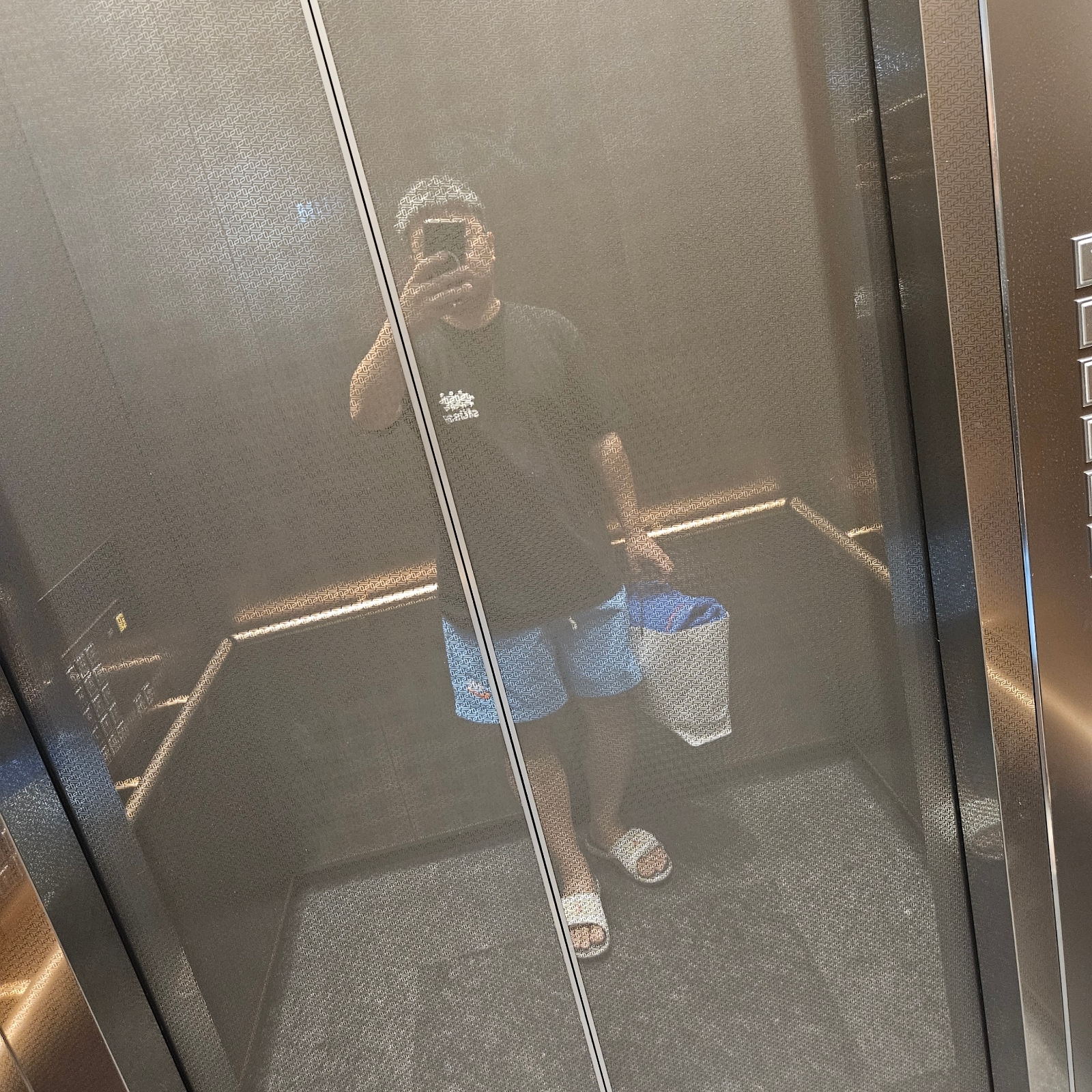 해루 (@heruda) 님의 게시물 | KREAM