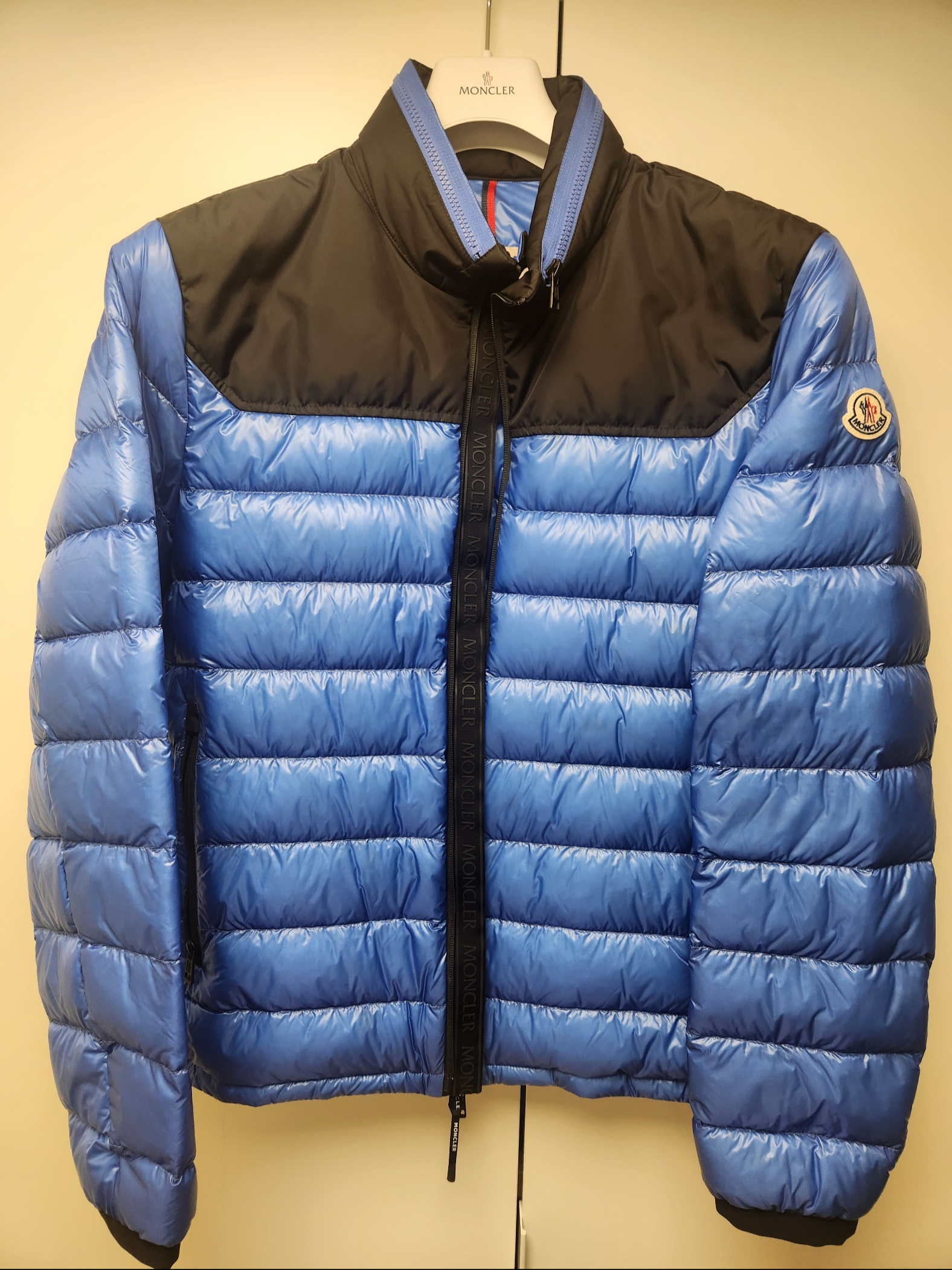 몽클레어 실버레 경량패딩 | KREAM