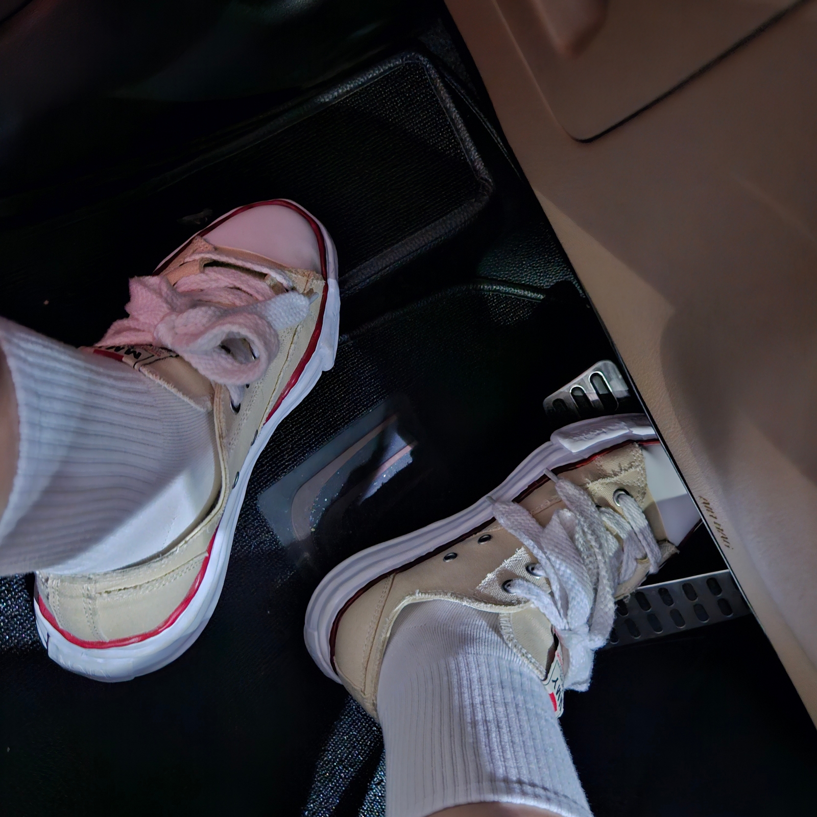 해루 (@heruda) 님의 게시물 | KREAM