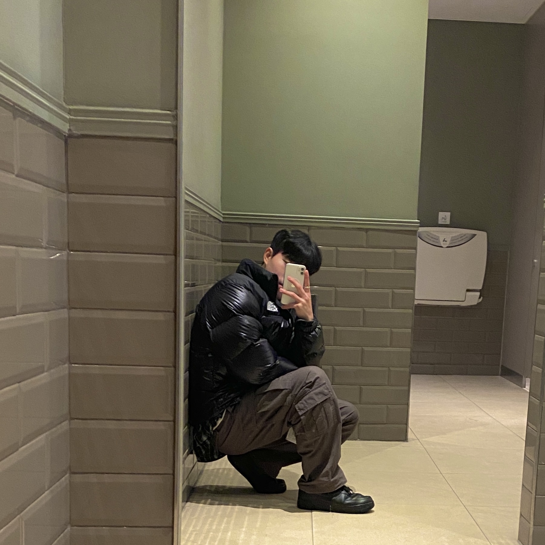 (@madgnuyk__) 님의 게시물 | KREAM