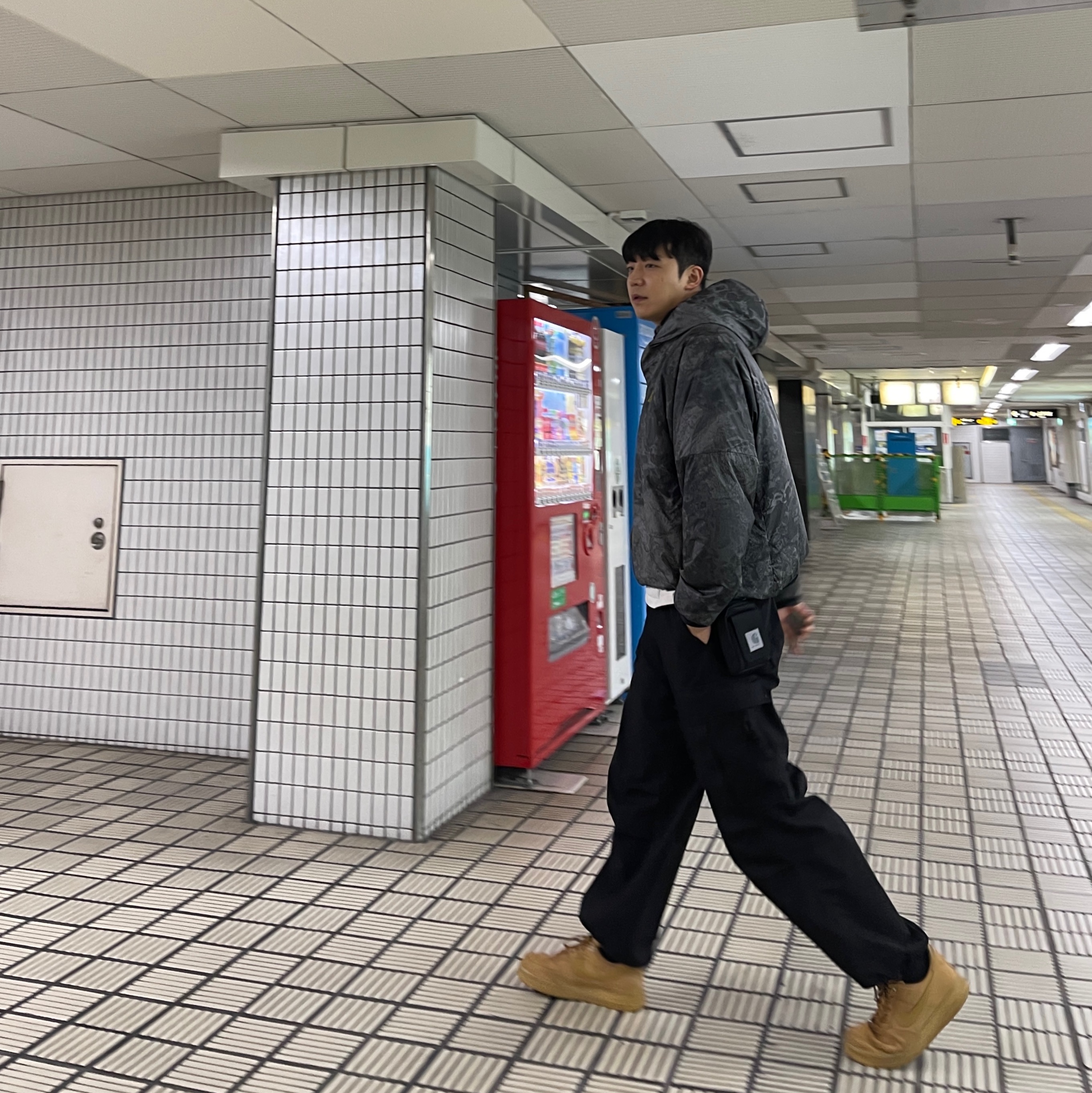 human (@b__jh) 님의 게시물 | KREAM