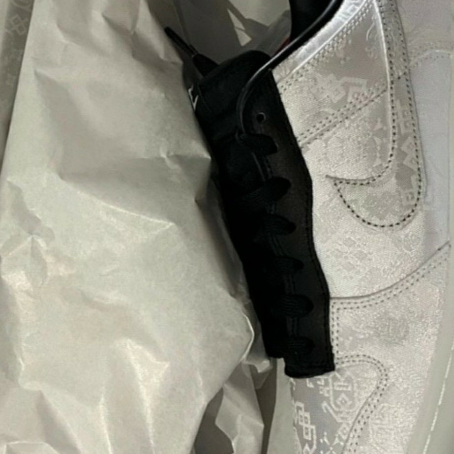 선 (@98w15h) 님의 게시물 | KREAM