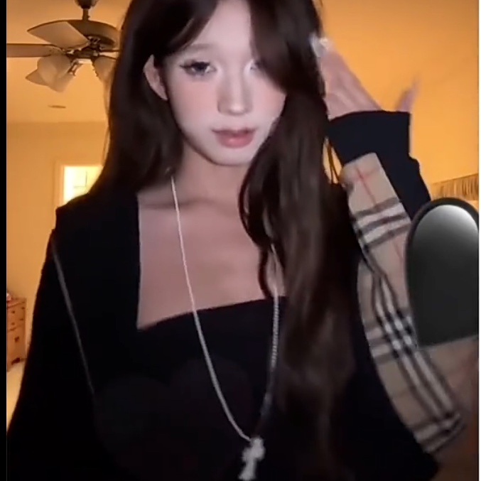 Huuuuu。 (@czvios) 님의 게시물 | KREAM