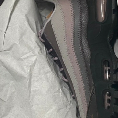 선 (@98w15h) 님의 게시물 | KREAM