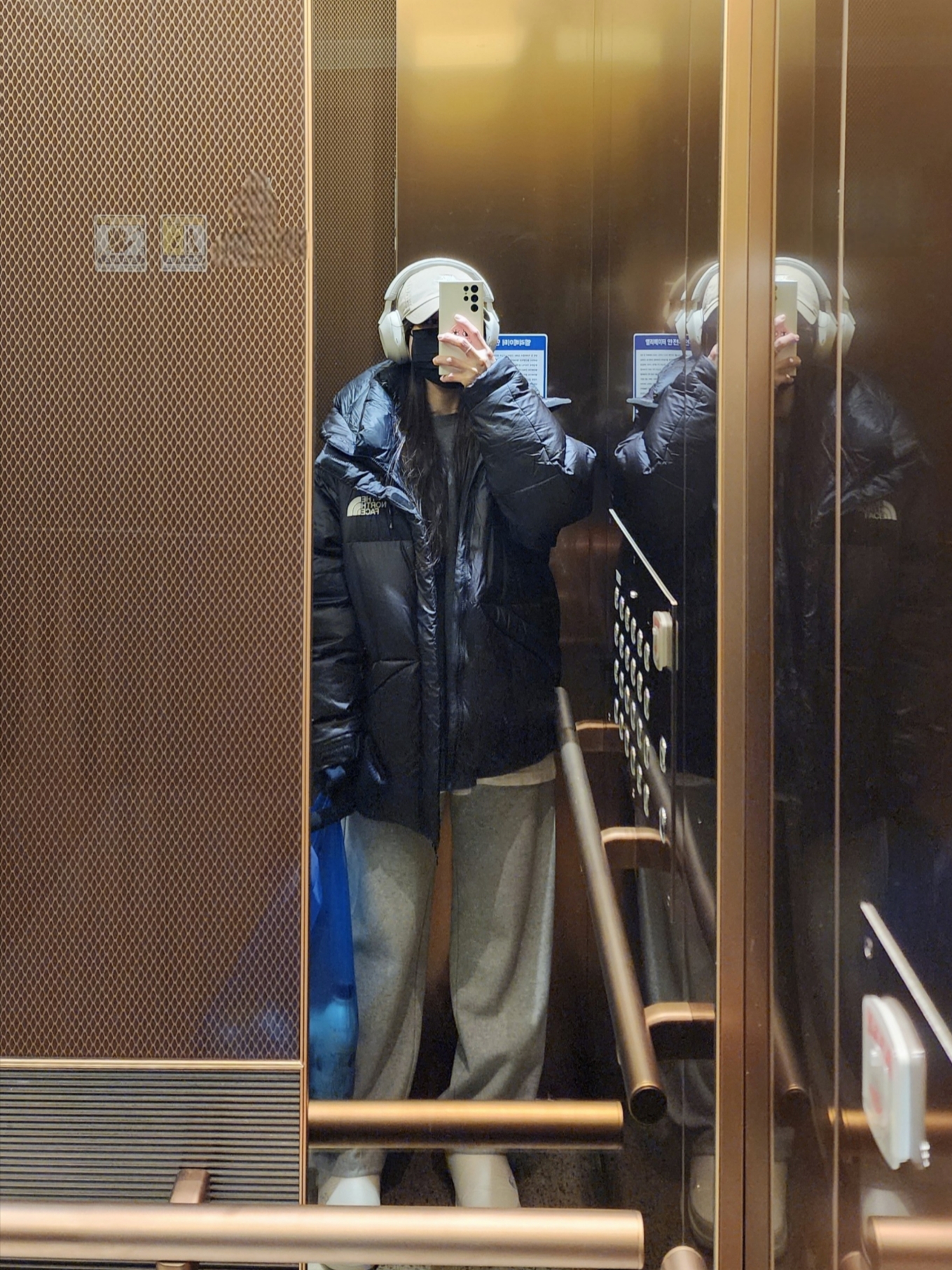 (@dong2yi) 님의 게시물 | KREAM