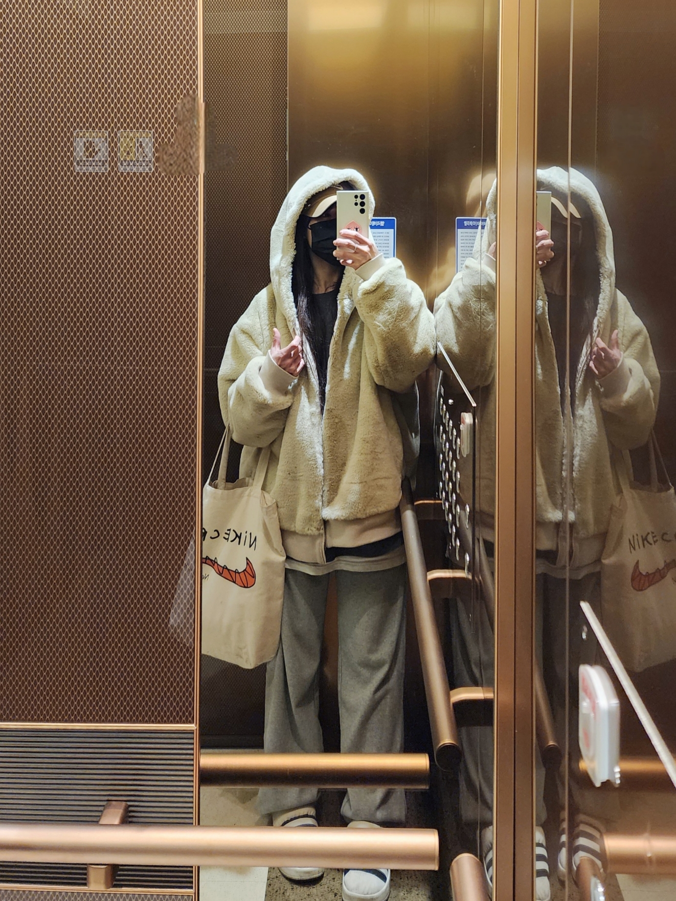 (@dong2yi) 님의 게시물 | KREAM