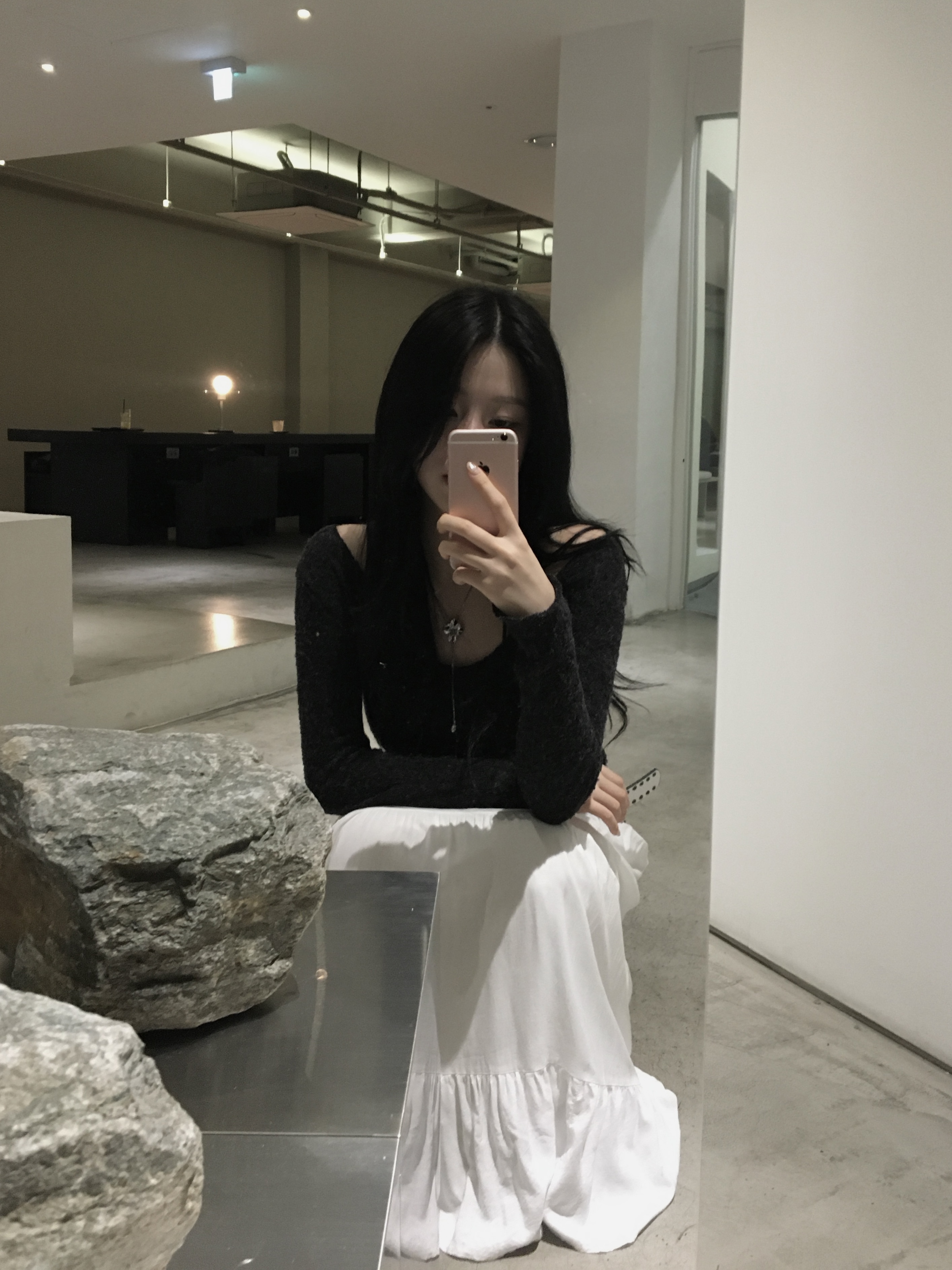 김예지 (@_y_zi) 님의 게시물 | KREAM