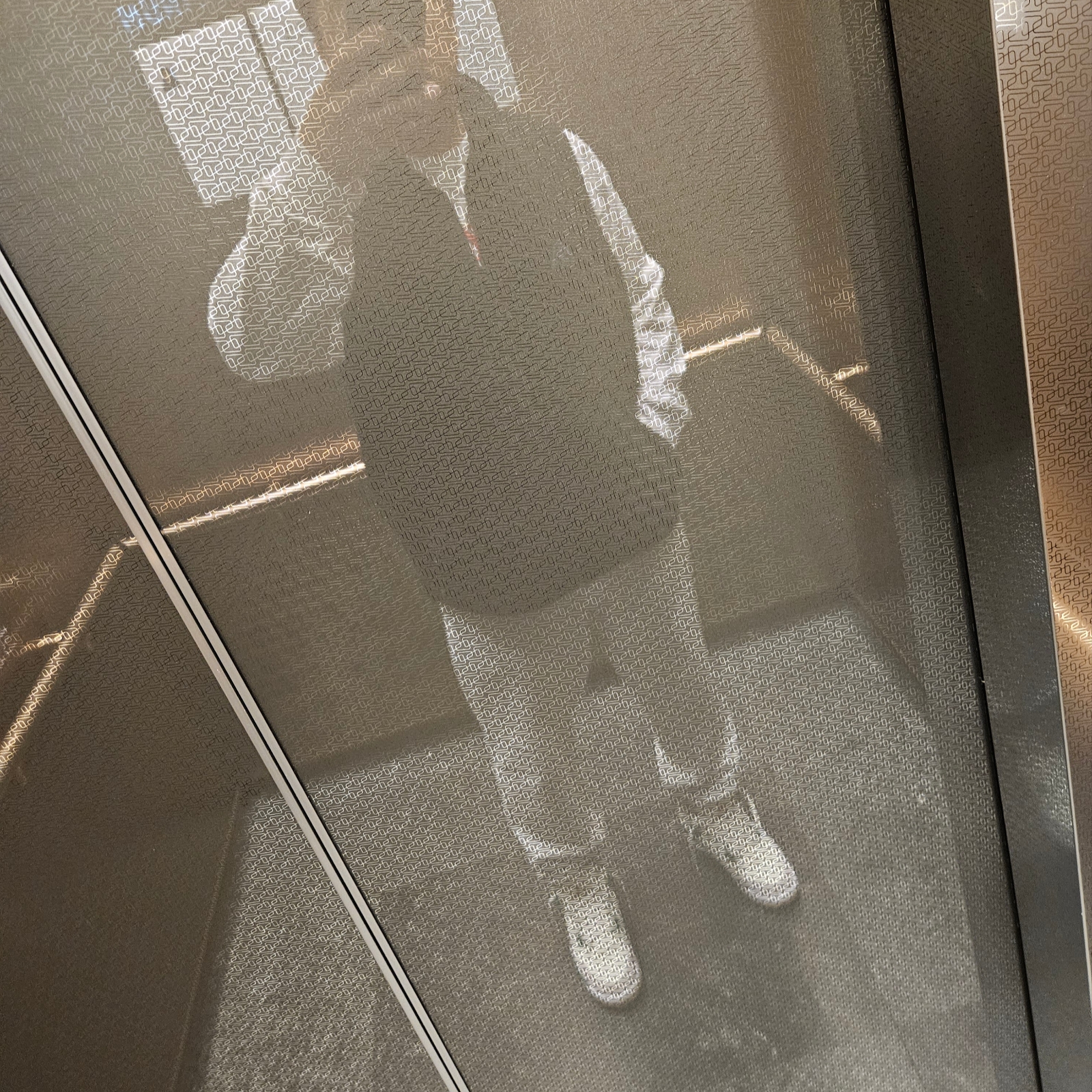 해루 (@heruda) 님의 게시물 | KREAM