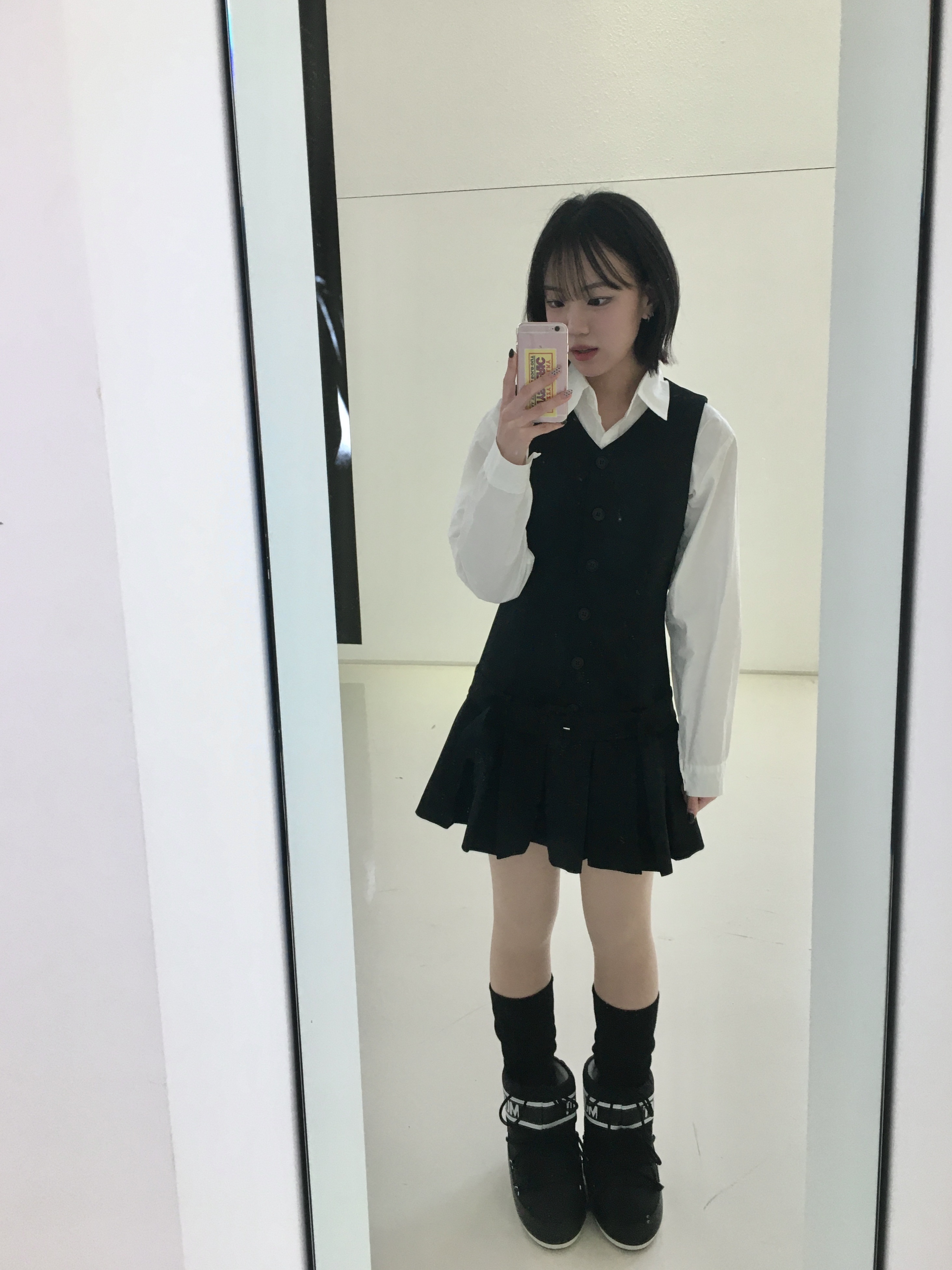 wiuzie (@wiuzie) 님의 게시물 | KREAM