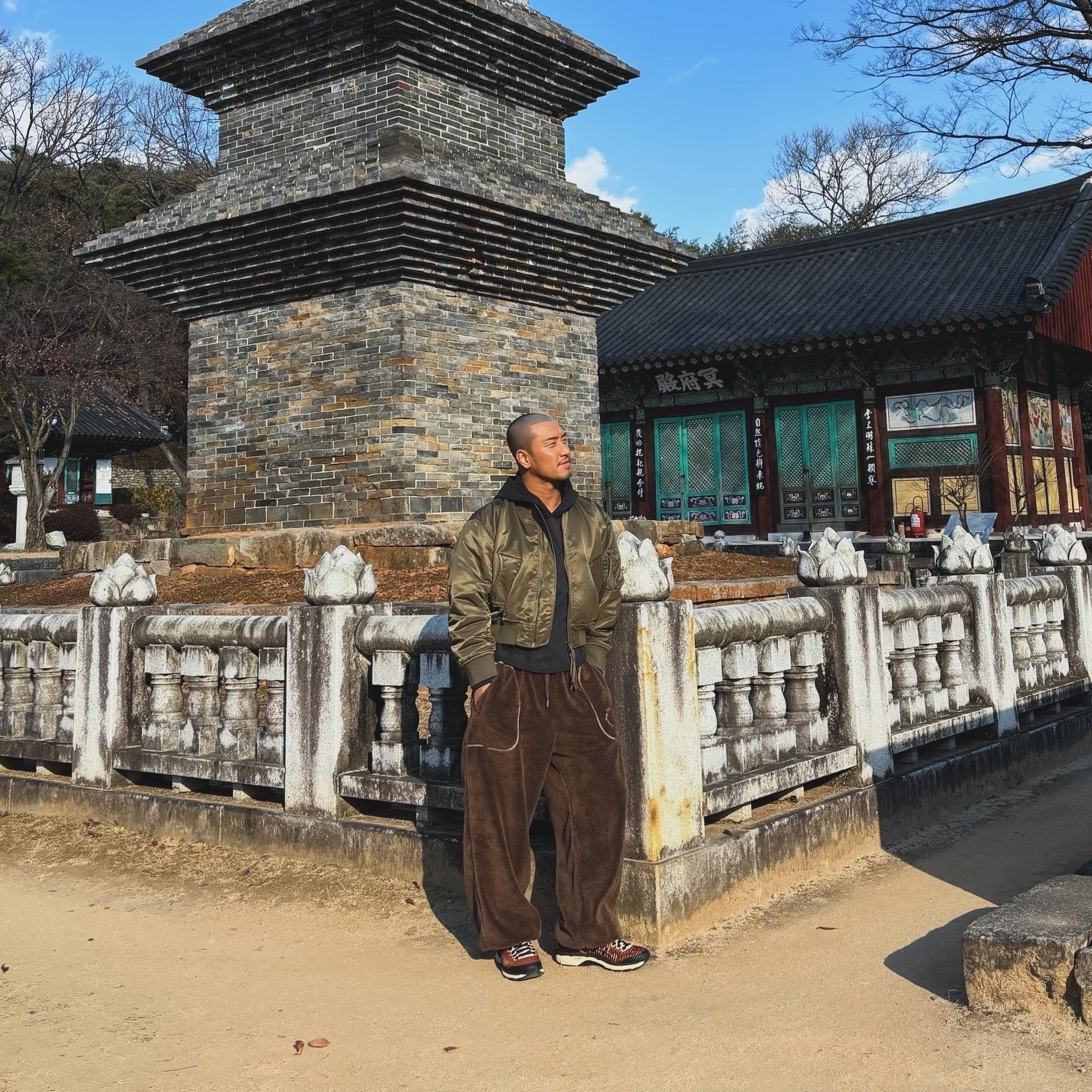 인스타 @bulkkot... (@r.arona) 님의 게시물 | KREAM