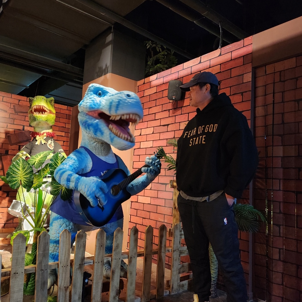 유니와 외출 | KREAM