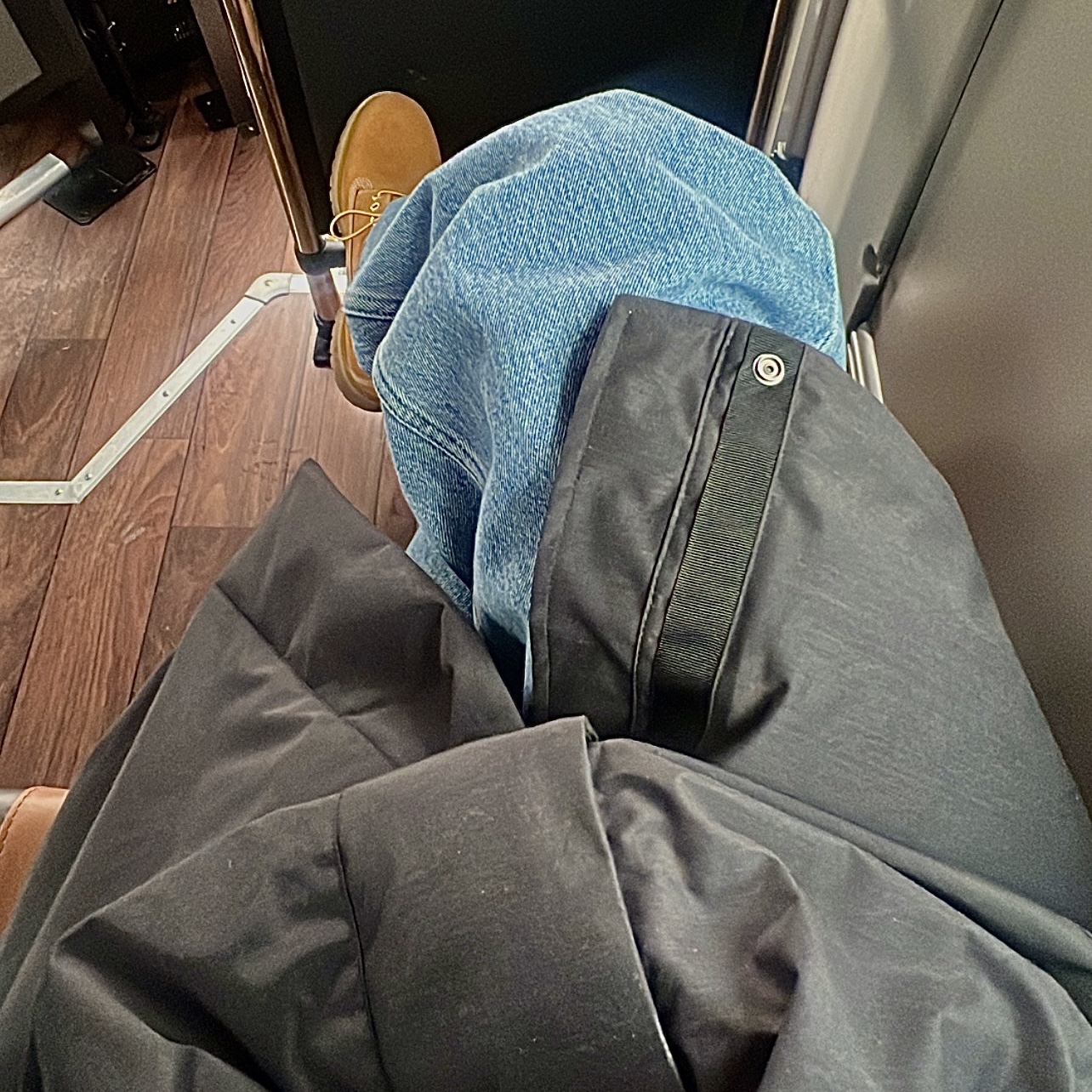 (@nimabes) 님의 게시물 | KREAM