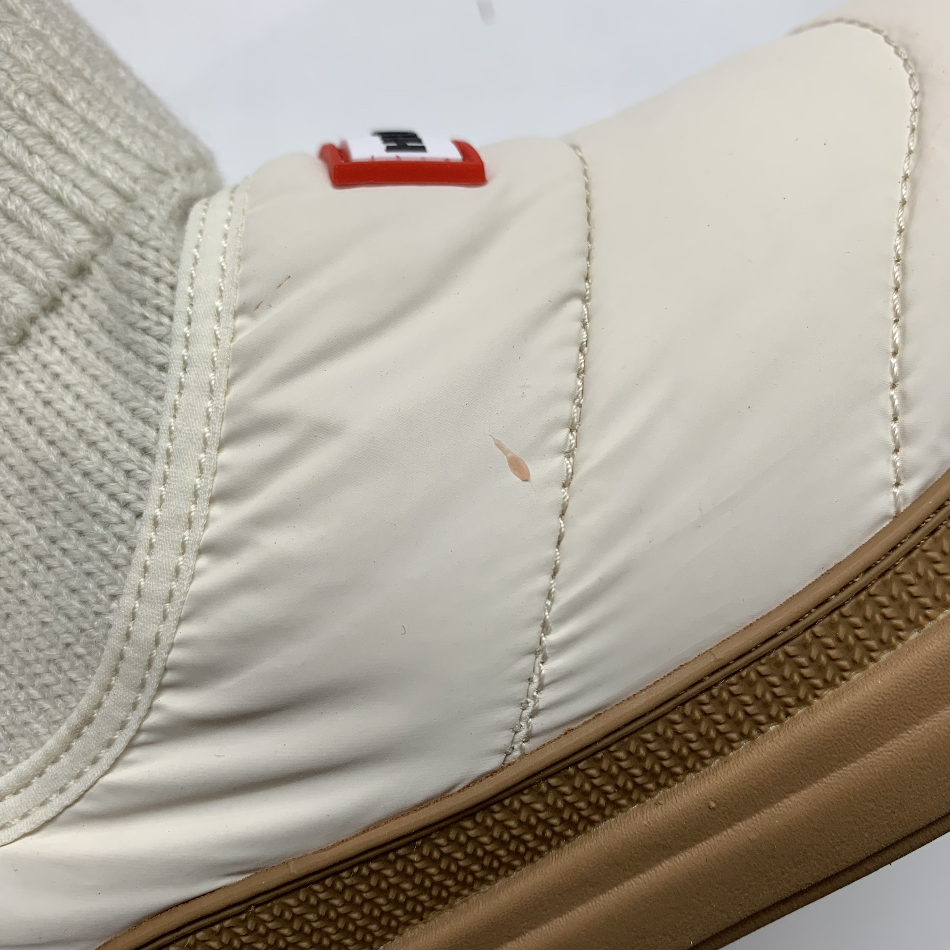 (W) 헌터 인 아웃 푸퍼 니트 커프 부츠 화이트 윌로우 | KREAM