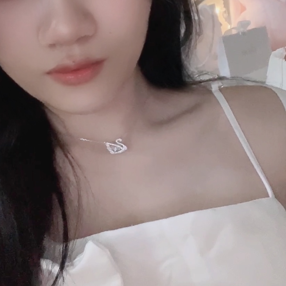 유이 (@_un.nie) 님의 게시물 | KREAM