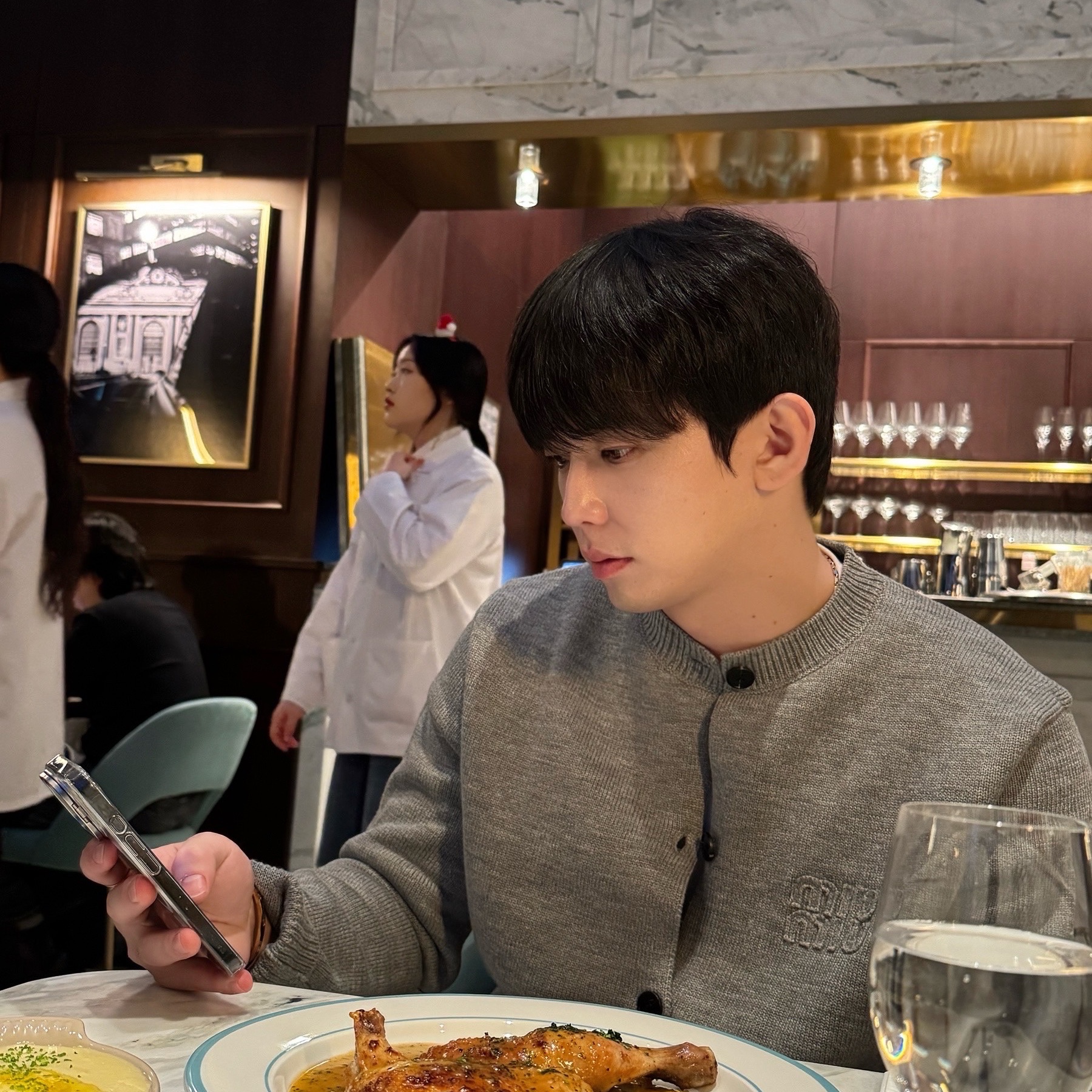 가디건 이쁘네요🎄 | KREAM