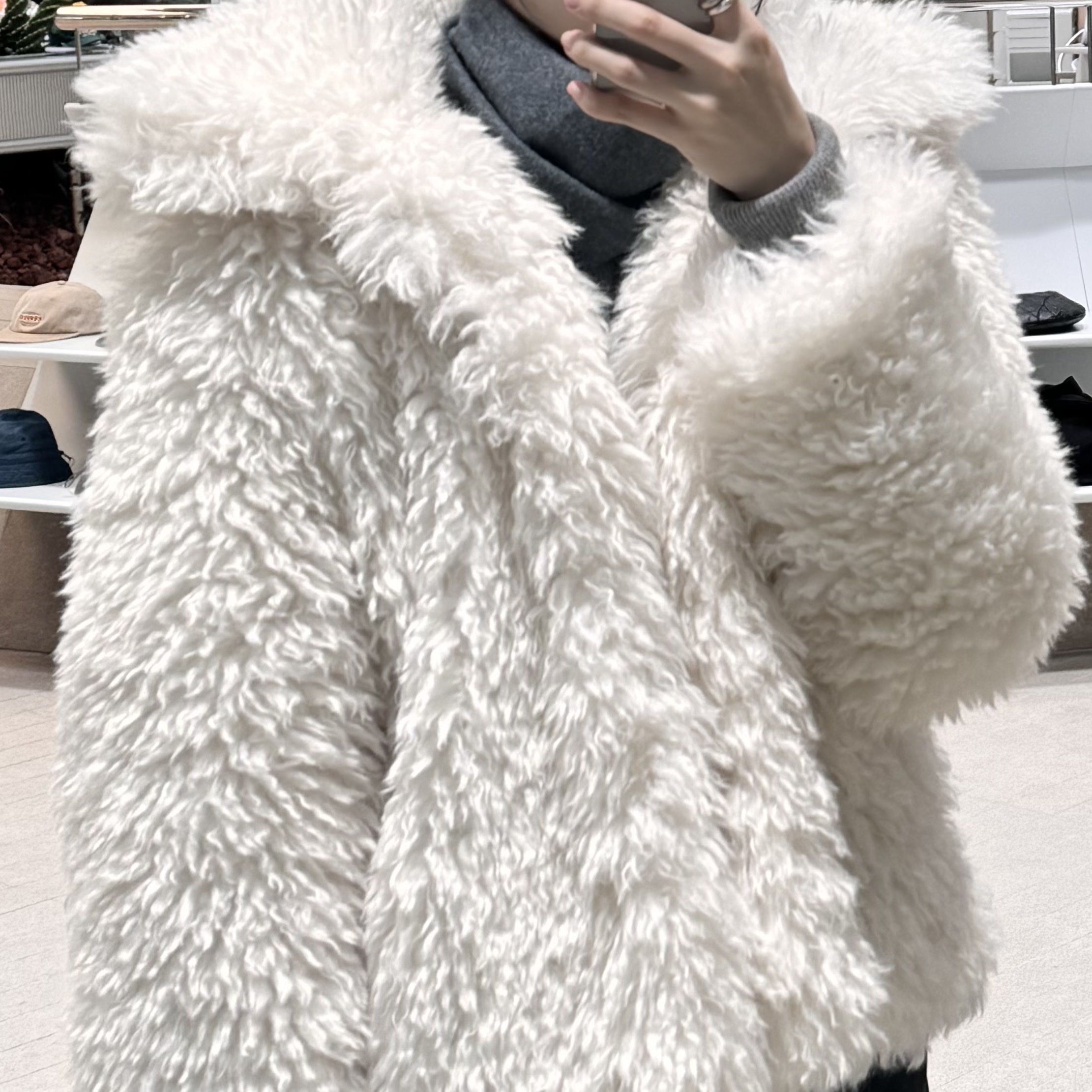 (@youngid) 님의 게시물 | KREAM