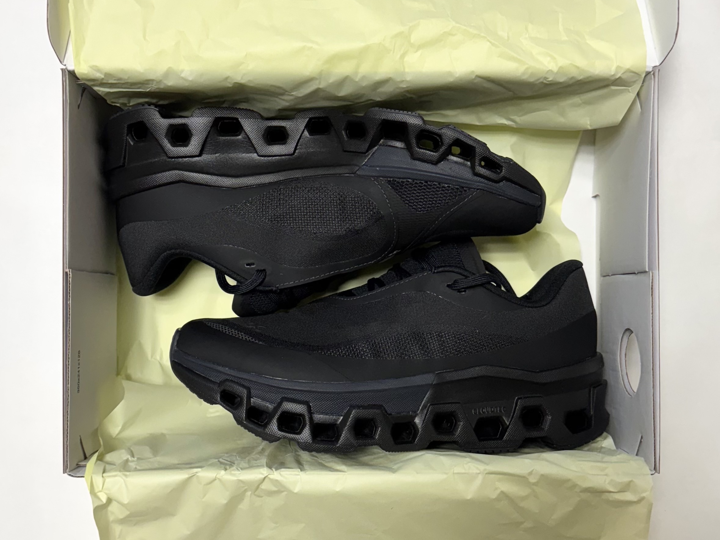 @jj_c._.1 (@jc2____) 님의 게시물 | KREAM