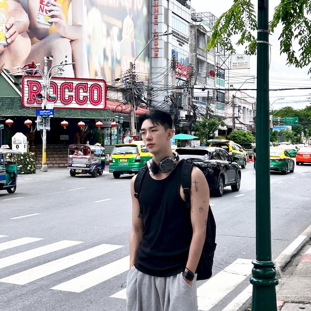 몬도 오버이어 투명 | KREAM