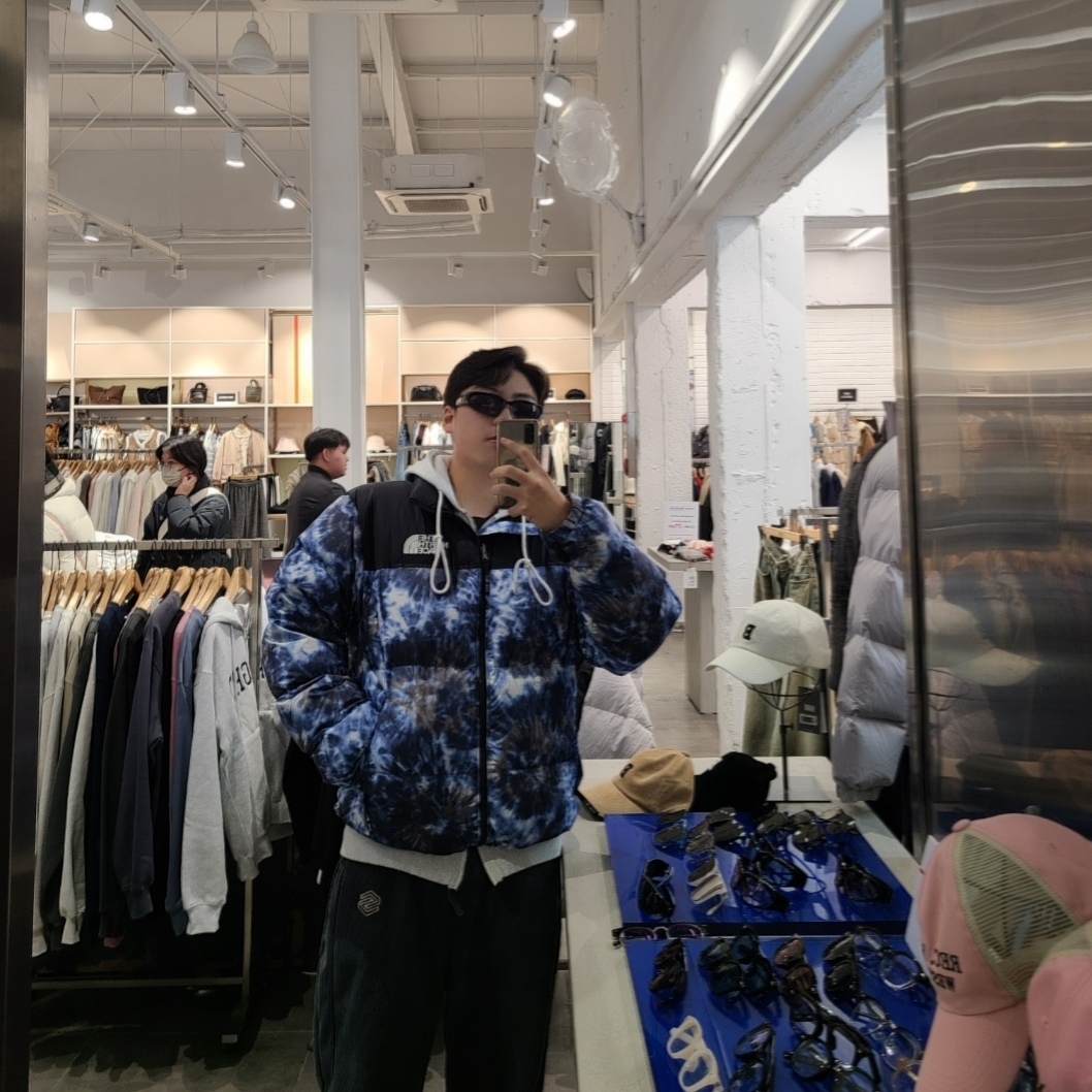 실물 완전 굳. 패션 No.1 | KREAM