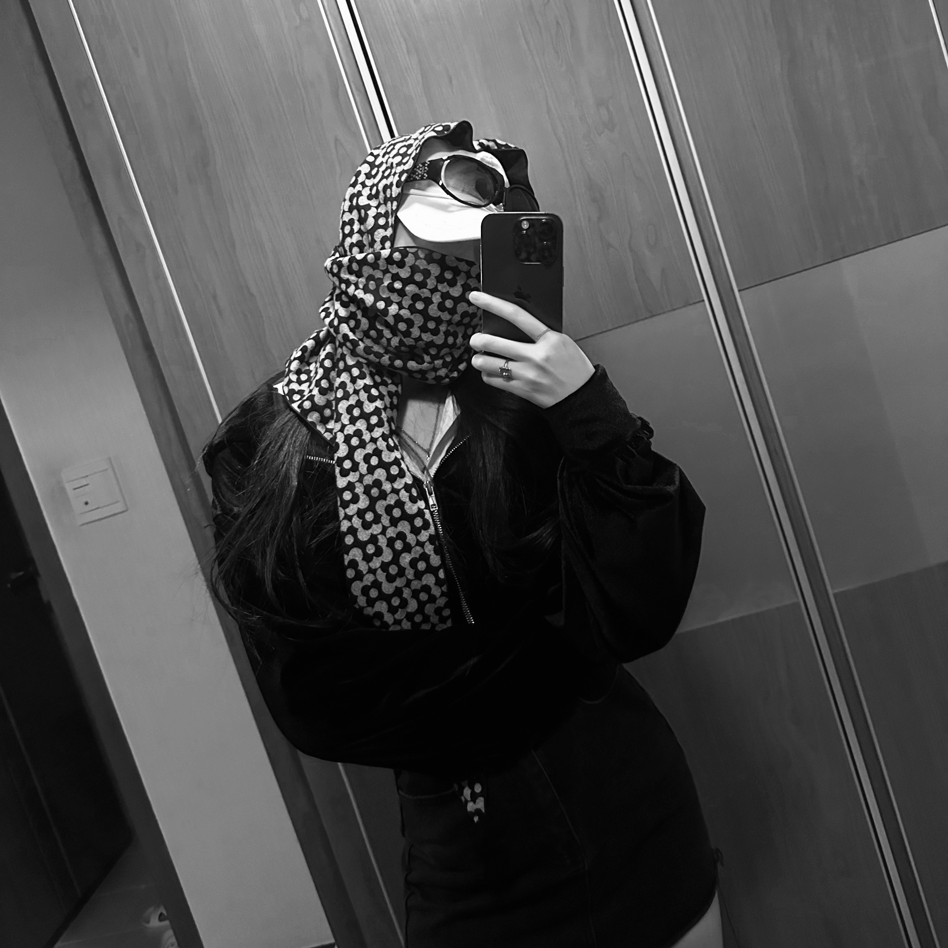 23년 구매 후 재구매 이쁨요 | KREAM