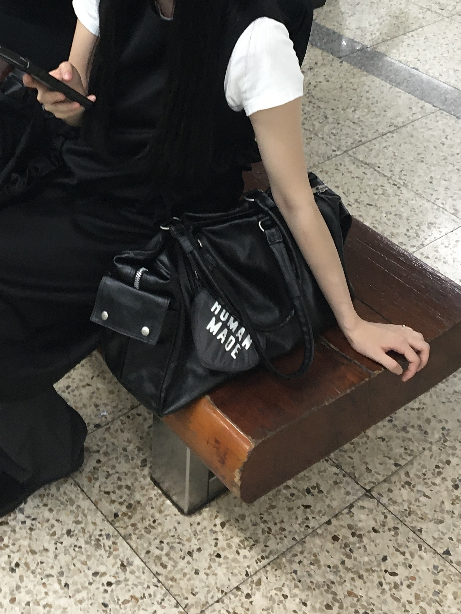 아으머리야 (@mmmmmo) 님의 게시물 | KREAM