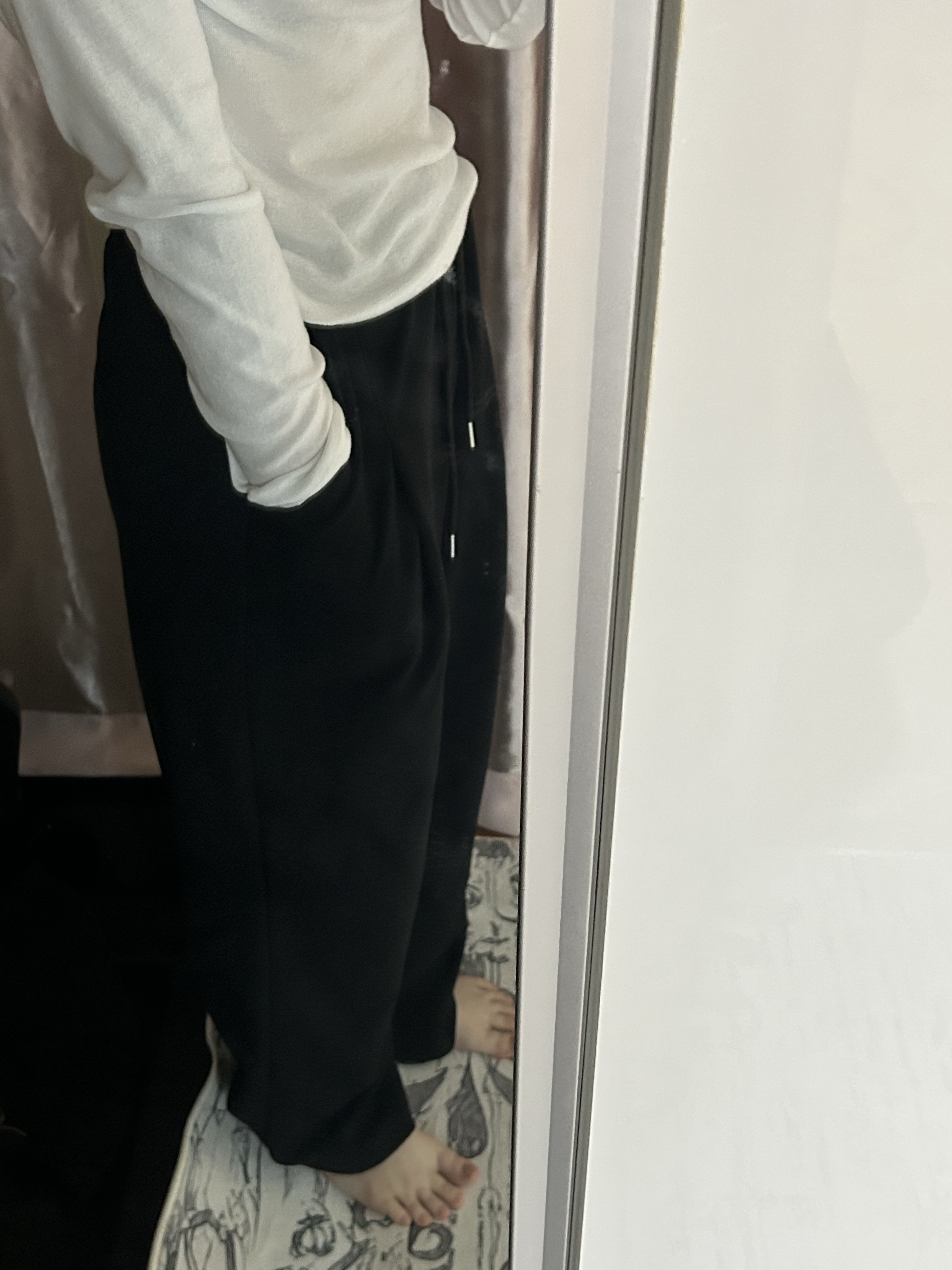 shu (@6pju76) 님의 게시물 | KREAM