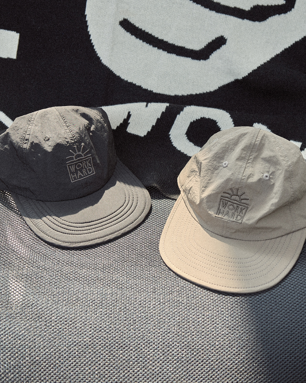 모이프 x 이나피스퀘어 워크 하드 캡 블랙 | moif | KREAM
