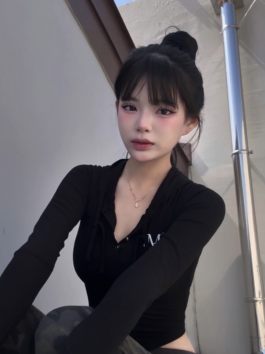 봄 후디🌸 | KREAM