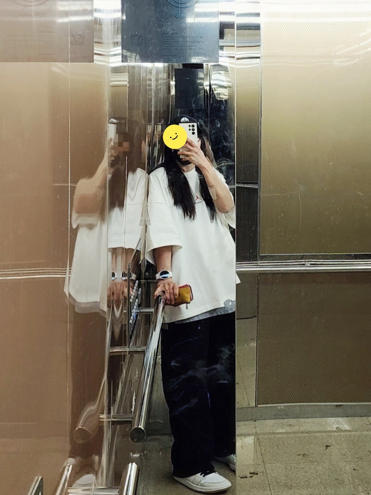 (@dong2yi) 님의 게시물 | KREAM