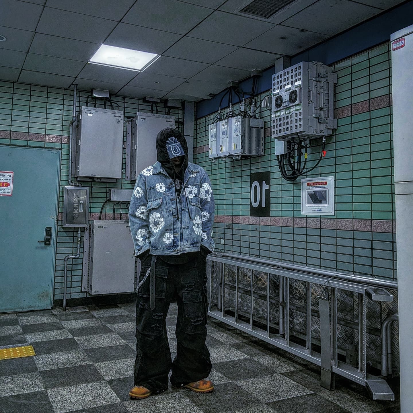 이정엽 (@vlackelmo) 님의 게시물 | KREAM