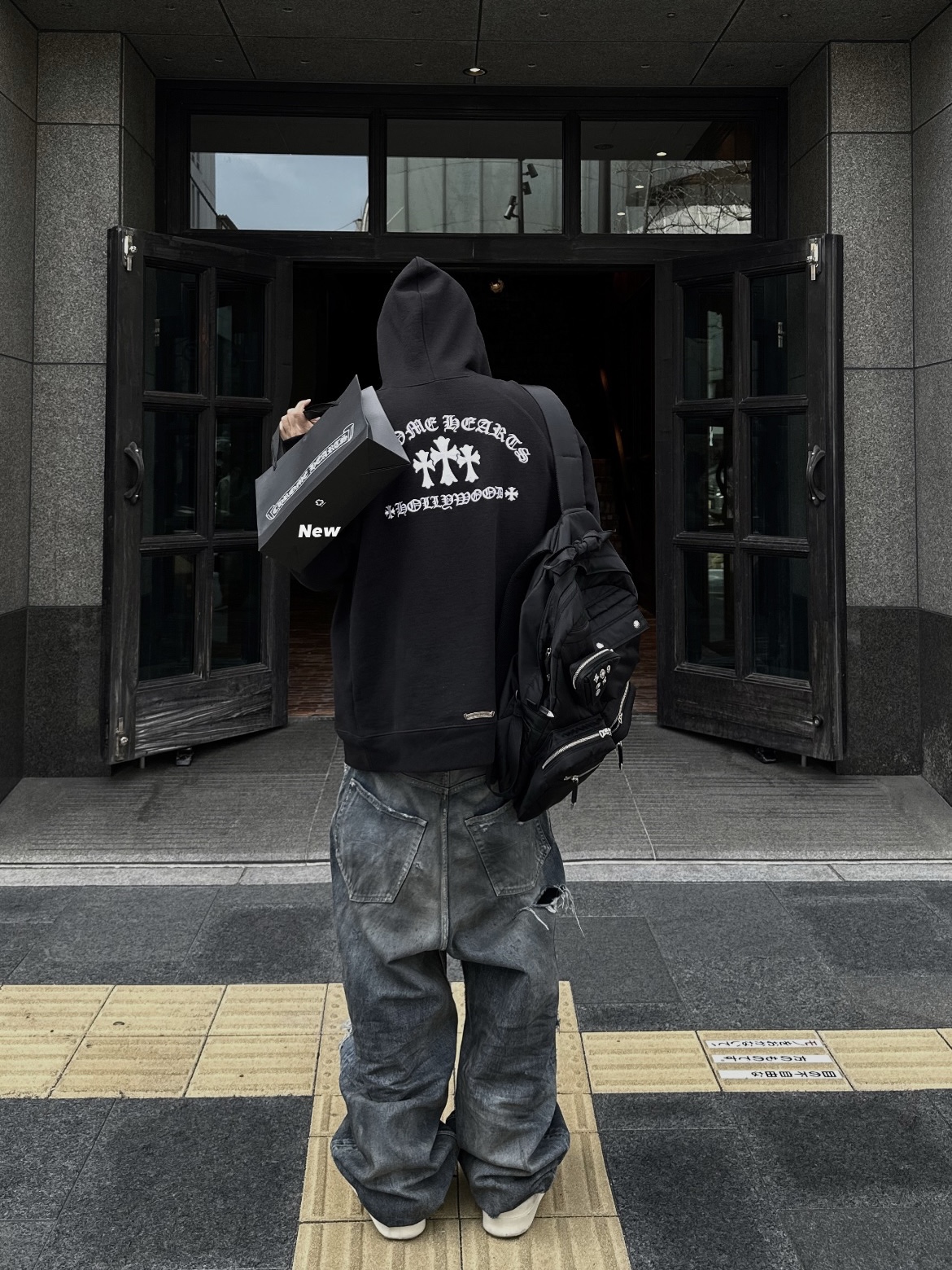 (@l__________eo) 님의 게시물 | KREAM