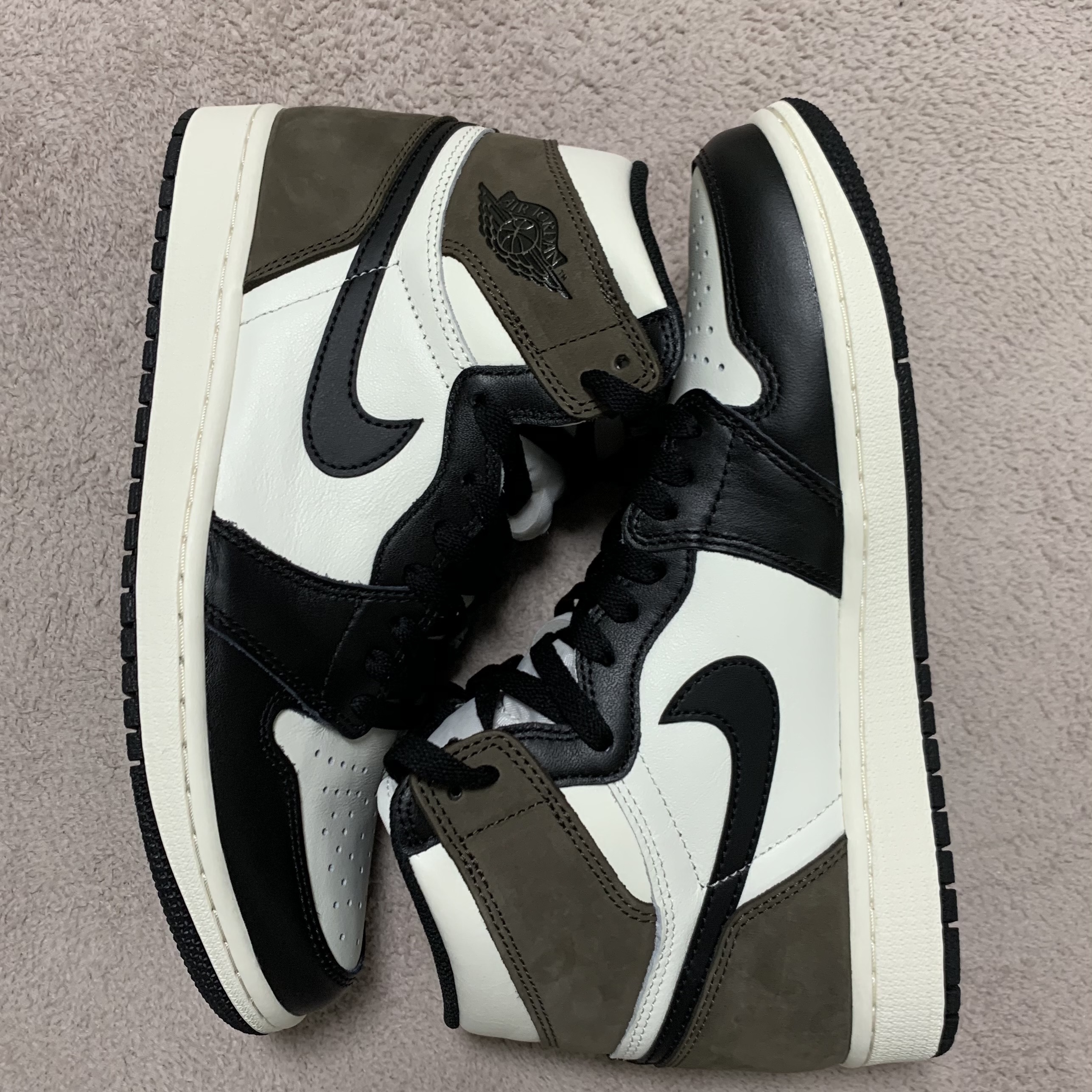 AJ 1 Black Mocha | KREAM