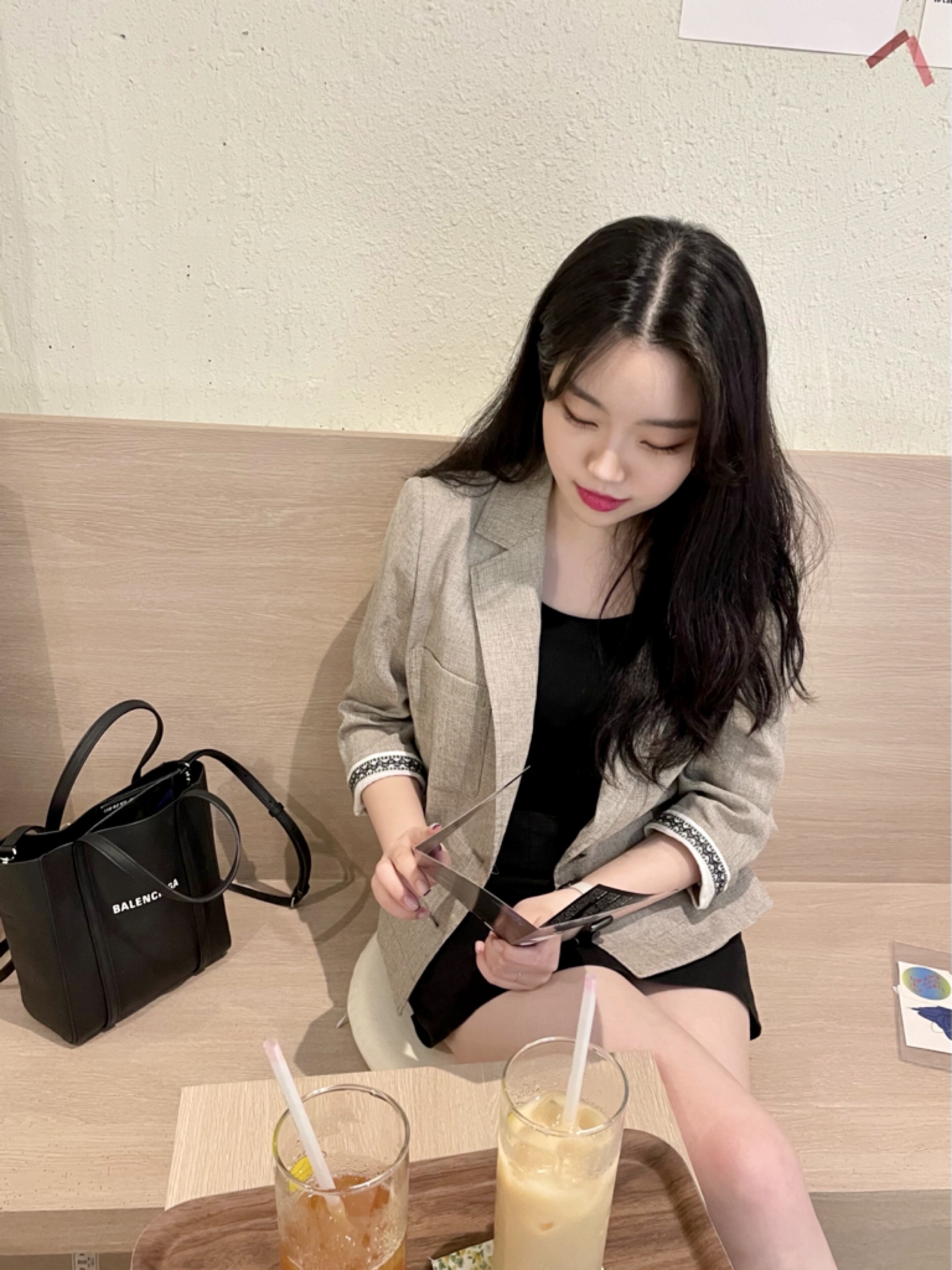 hellen1919 (@clozzi__) 님의 게시물 | KREAM