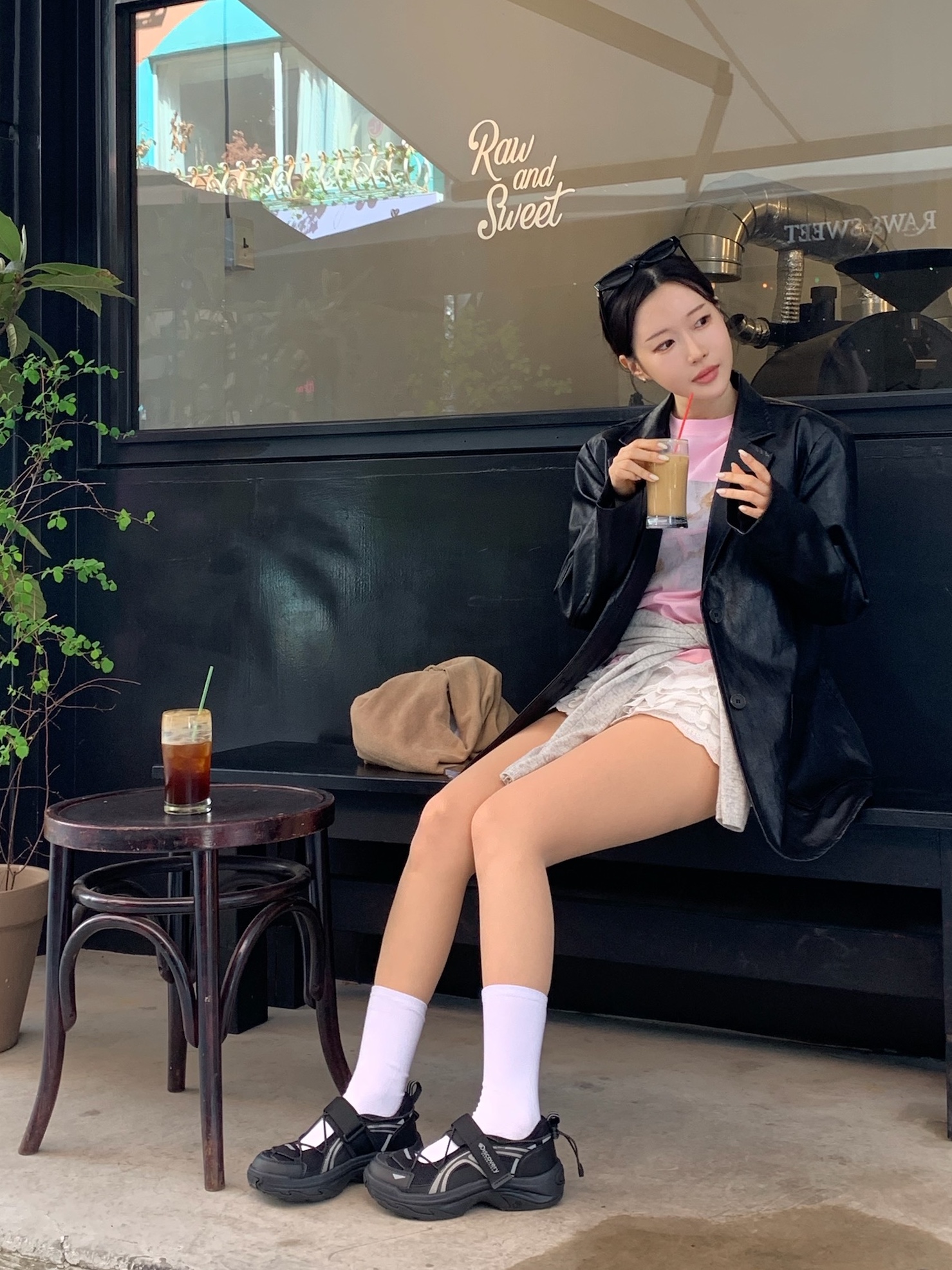 _xosom (@ddom2) 님의 게시물 | KREAM