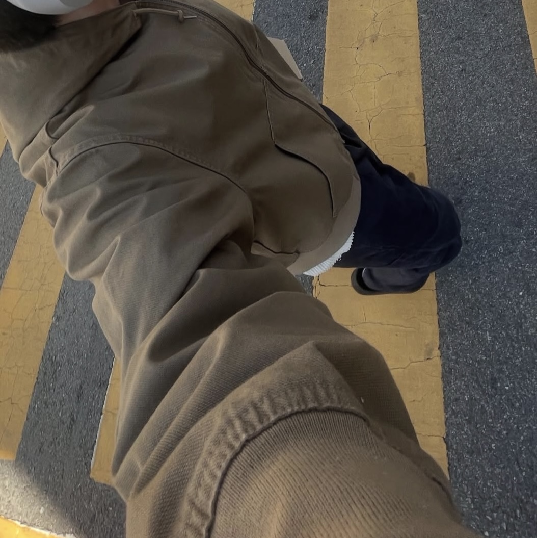 후드 집업은 일본 GU 제품이에요~ | KREAM