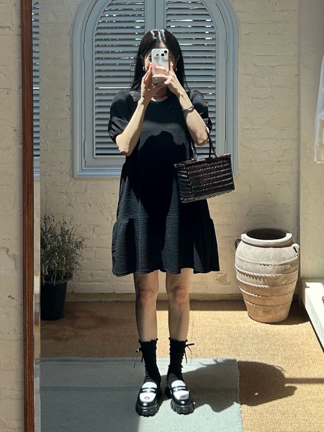 전혀 투박하지 않고 오히려 | KREAM