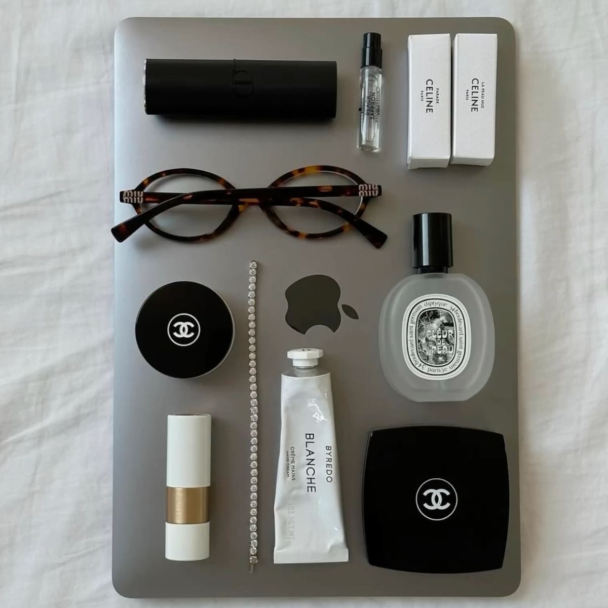 pinter_archive (@pinter_archive) 님의 게시물 | KREAM