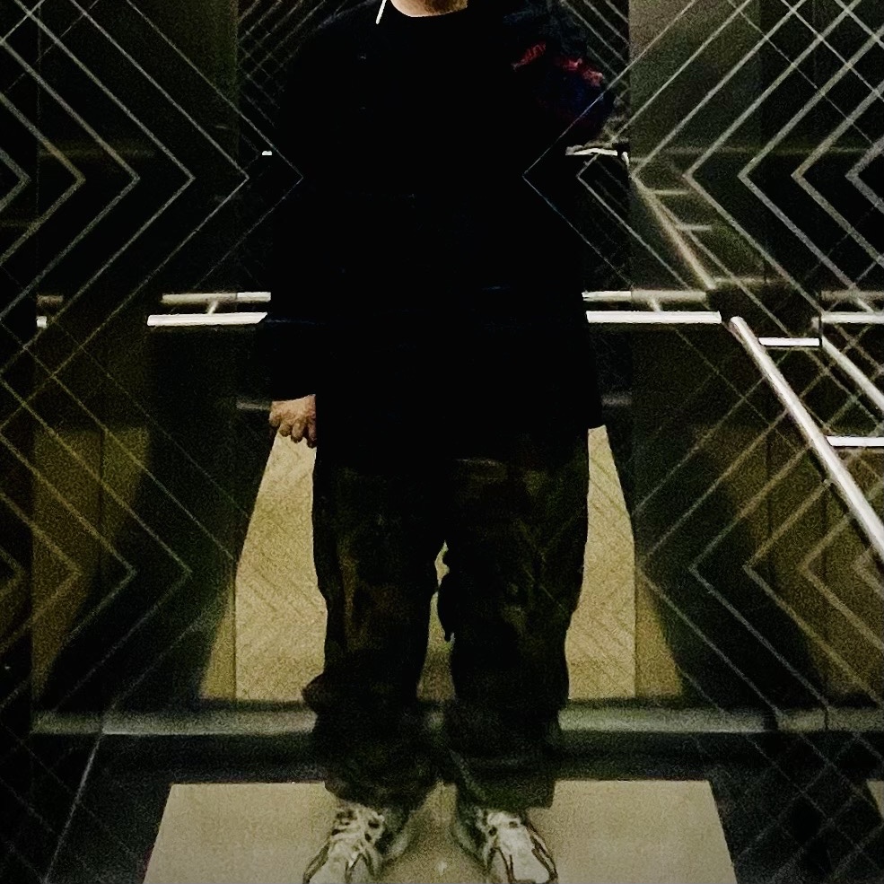 🖤💚🤍🖤 | KREAM