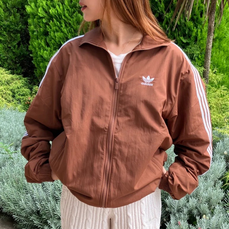 Brown b 🍑 | KREAM