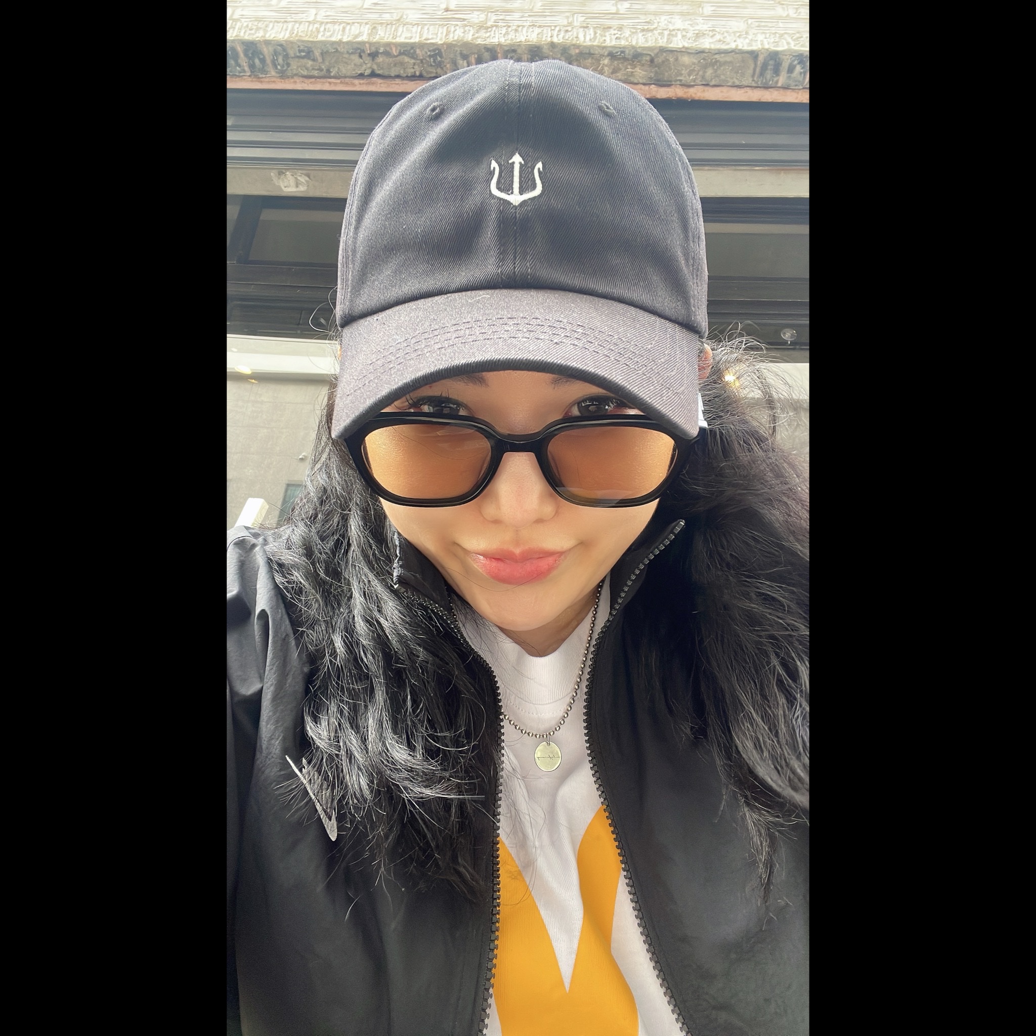 프로필참고 (@jin_a_ya) 님의 게시물 | KREAM