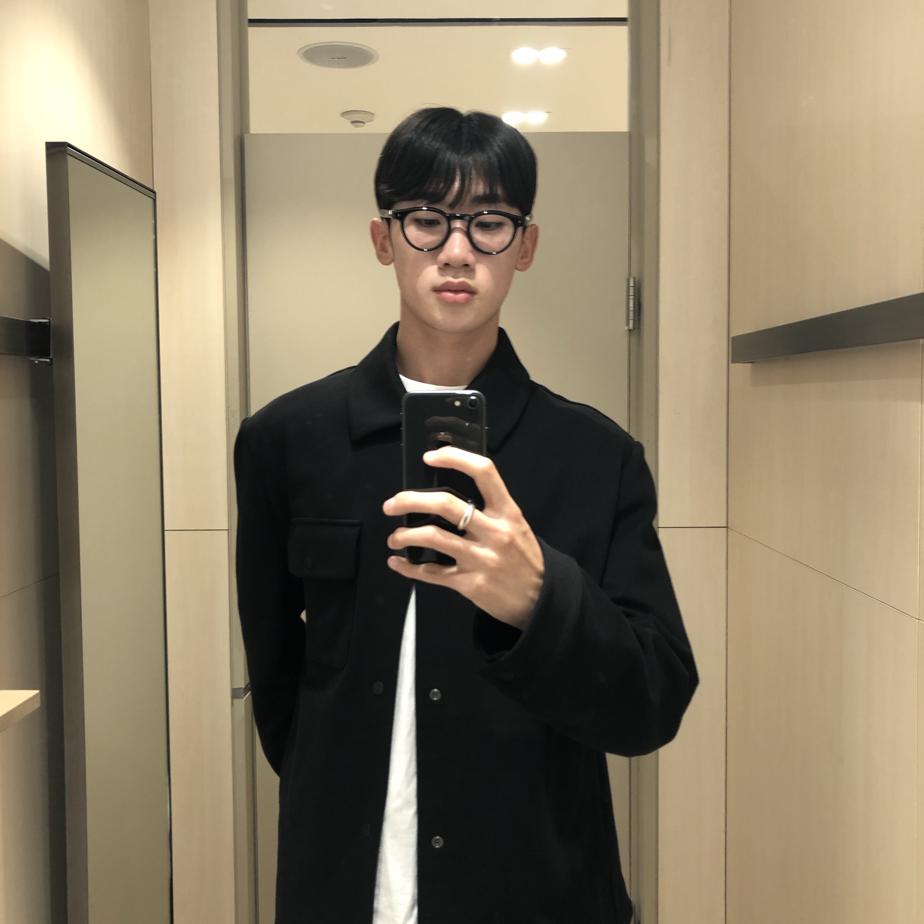 쵸이 (@ch0oiii) 님의 게시물 | KREAM