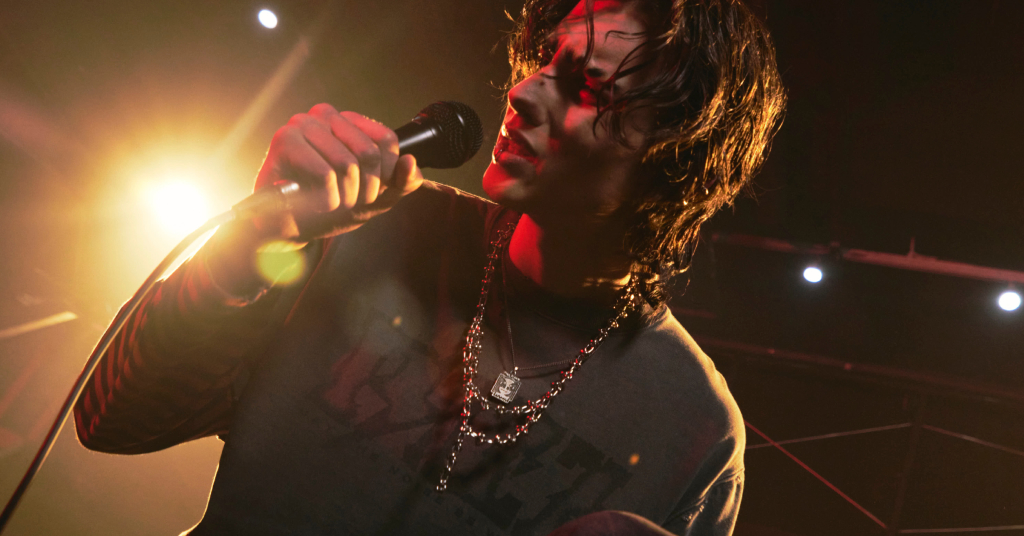 무대 위 스포트라이트, 멜로우 단독 발매 | KREAM