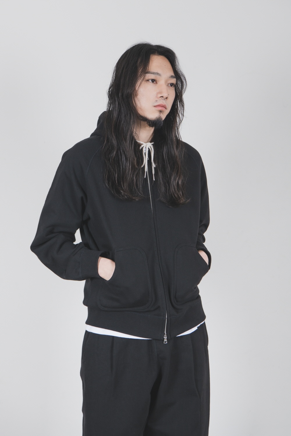 포트 집업 후디 블랙 | RAMOLIN | KREAM