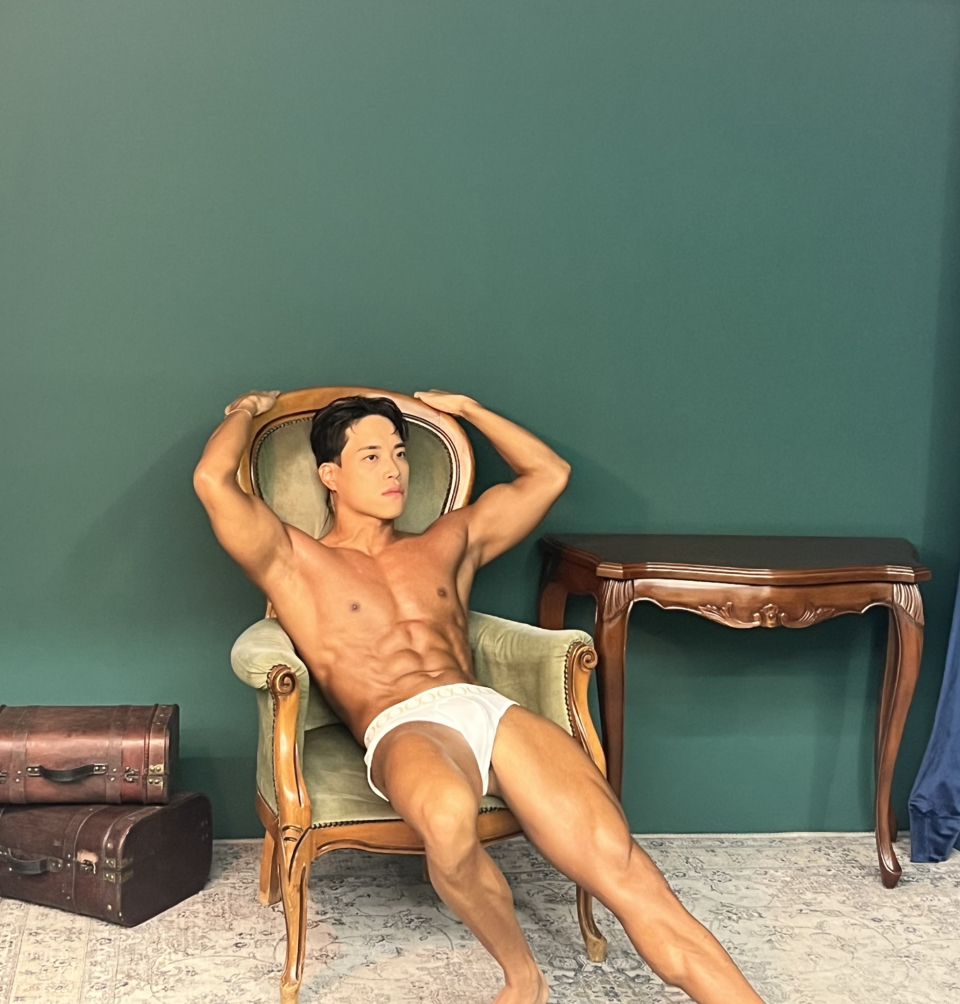 성로기 (@sungrok_28) 님의 게시물 | KREAM