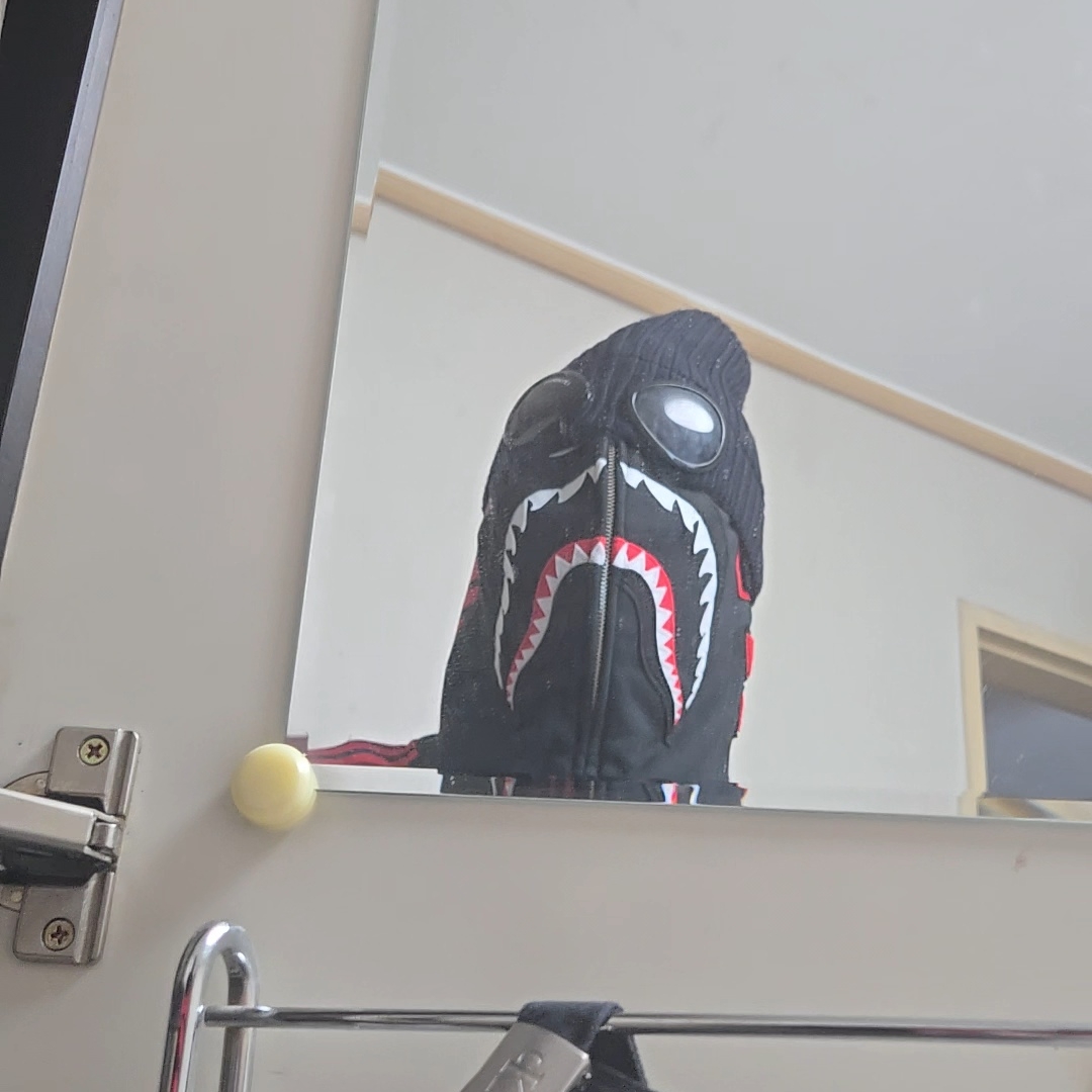 베이프와 CP컴퍼니 콜라보를 원합니다 | KREAM