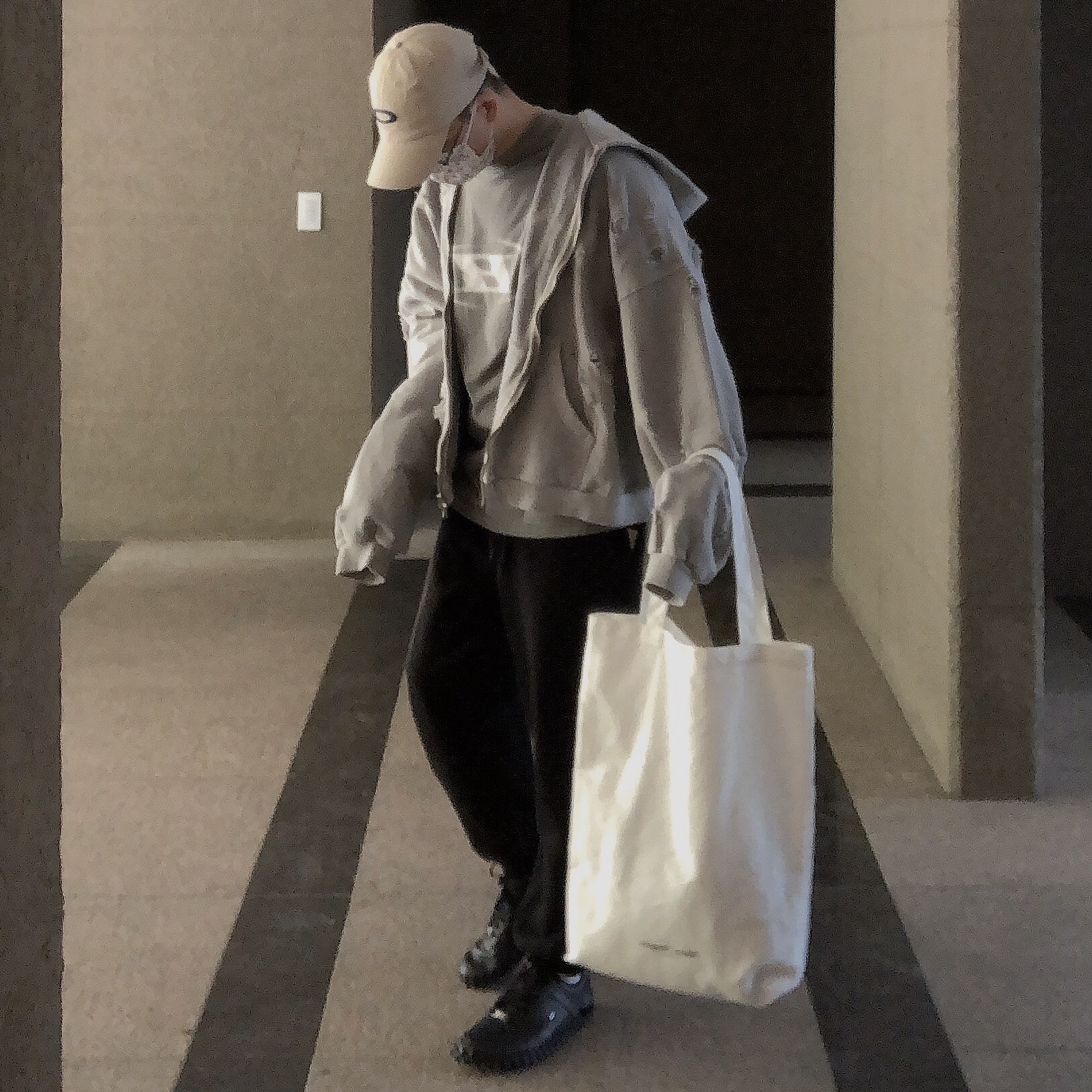 (@griff) 님의 게시물 | KREAM