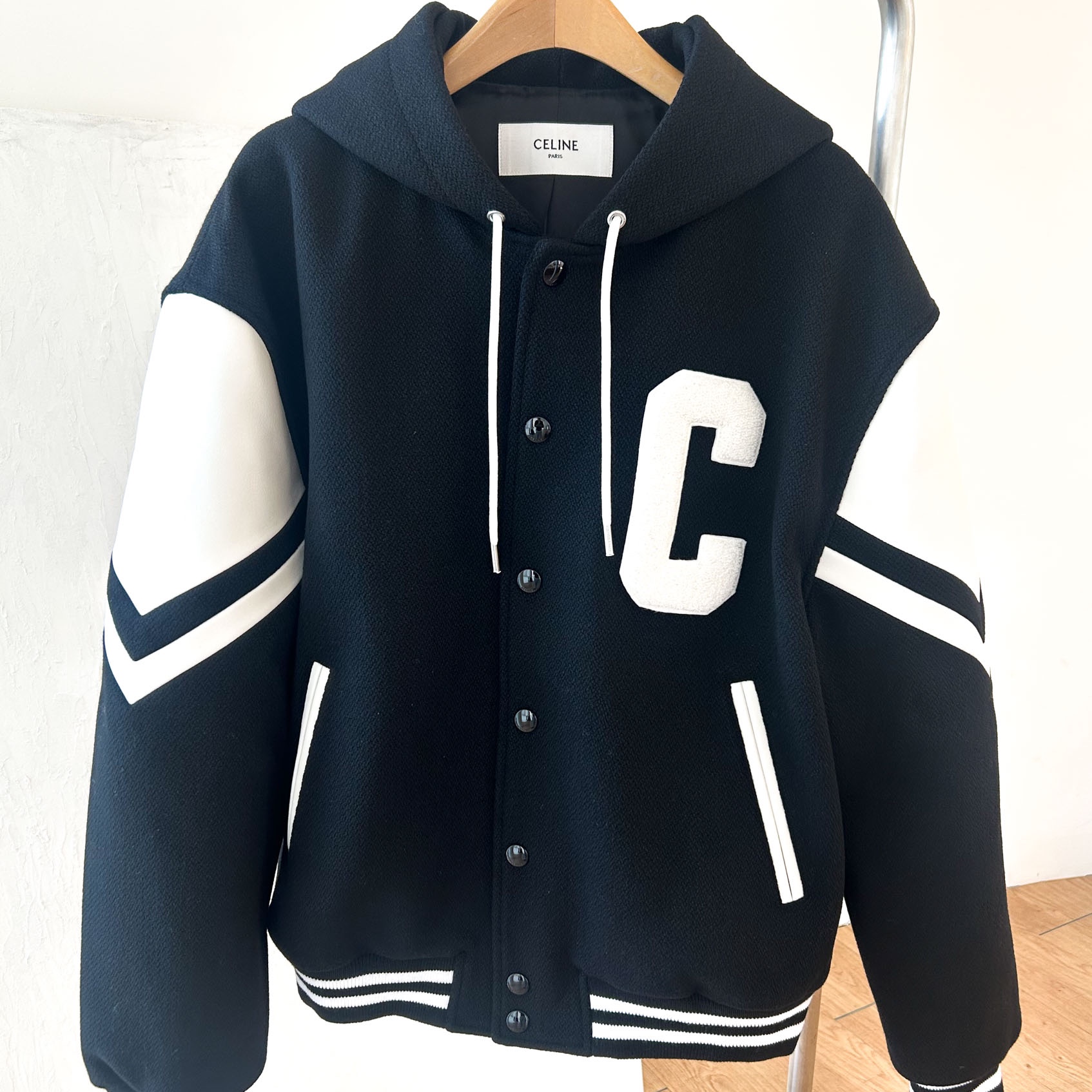 disera (@disera) 님의 게시물 | KREAM